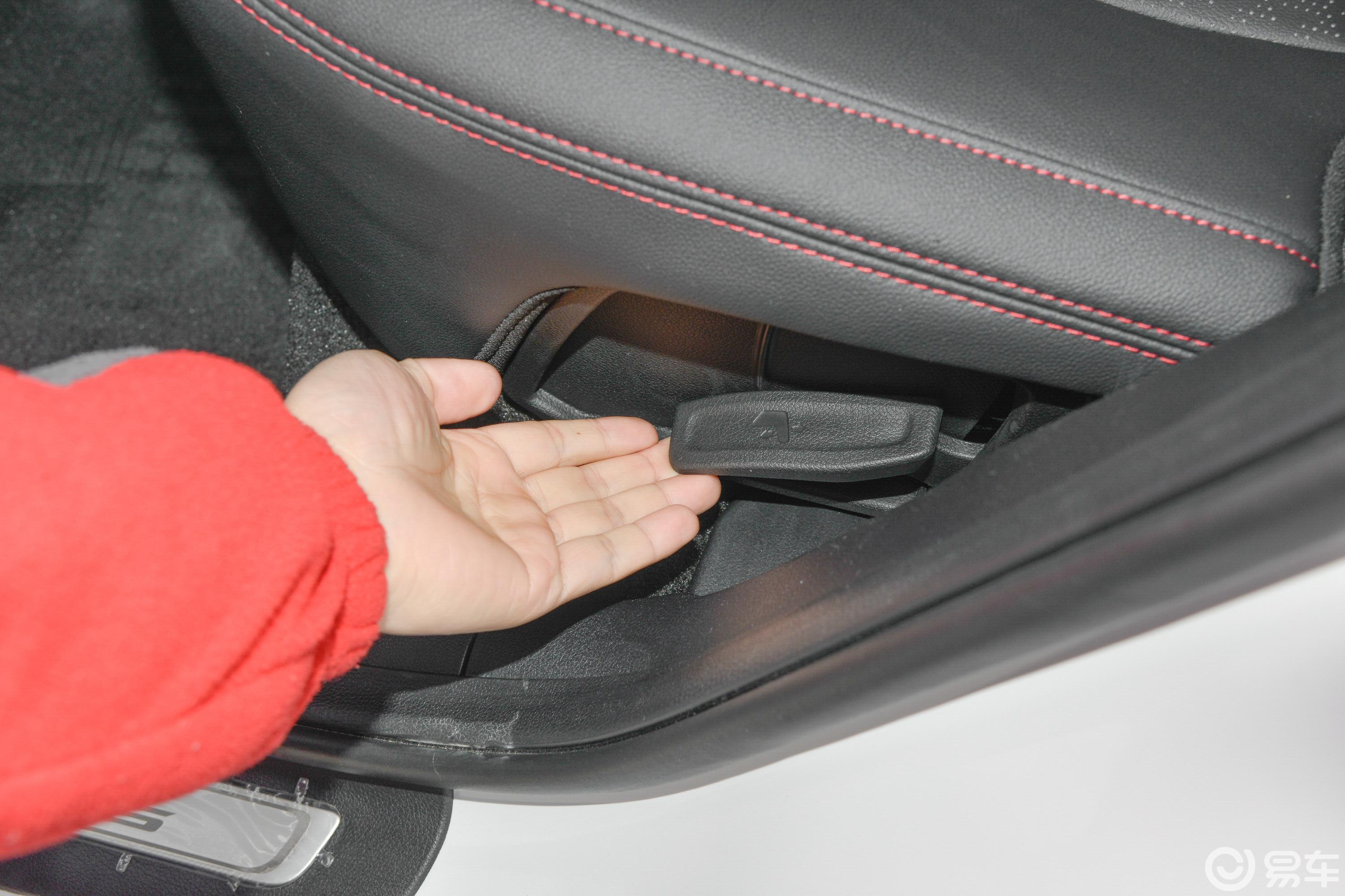 【起亚KX51.6T 双离合 四驱 焕新版后排功能图片-汽车图片大全】-易车