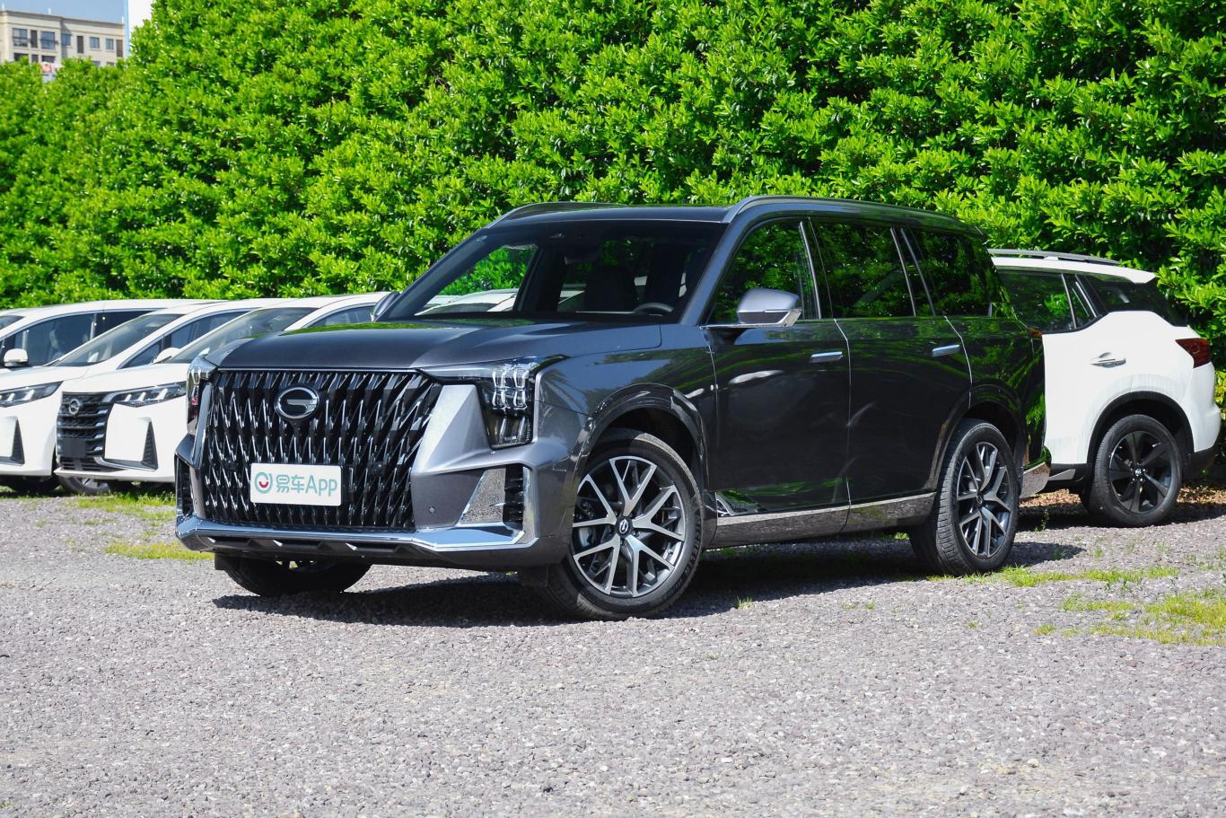 【传祺GS8双擎 2.0T 两驱尊贵版 7座侧前45度车头向左水平图片-汽车图片大全】-易车