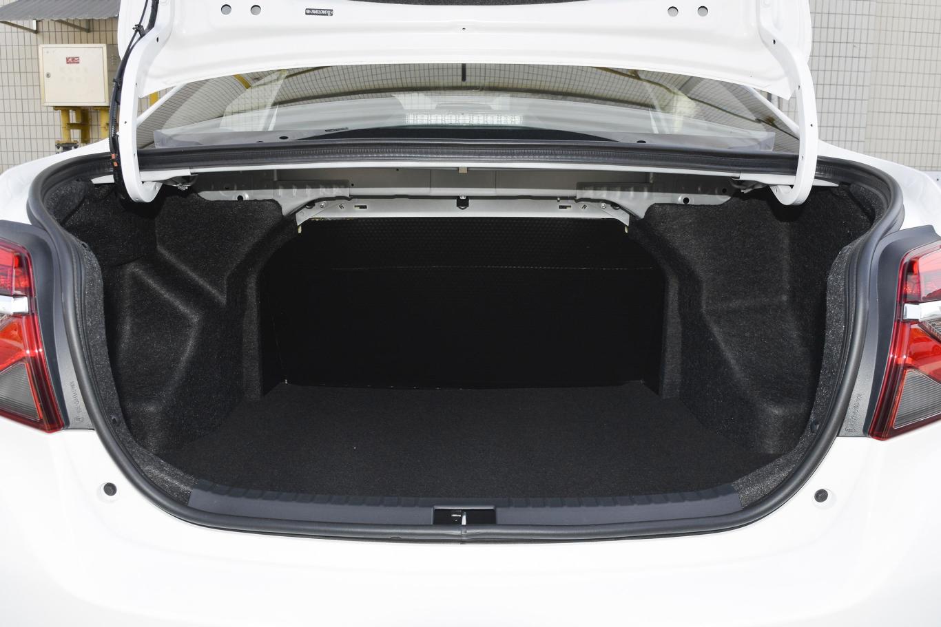 【威驰1.5L CVT创行CARE版后备厢空间特写图片-汽车图片大全】-易车