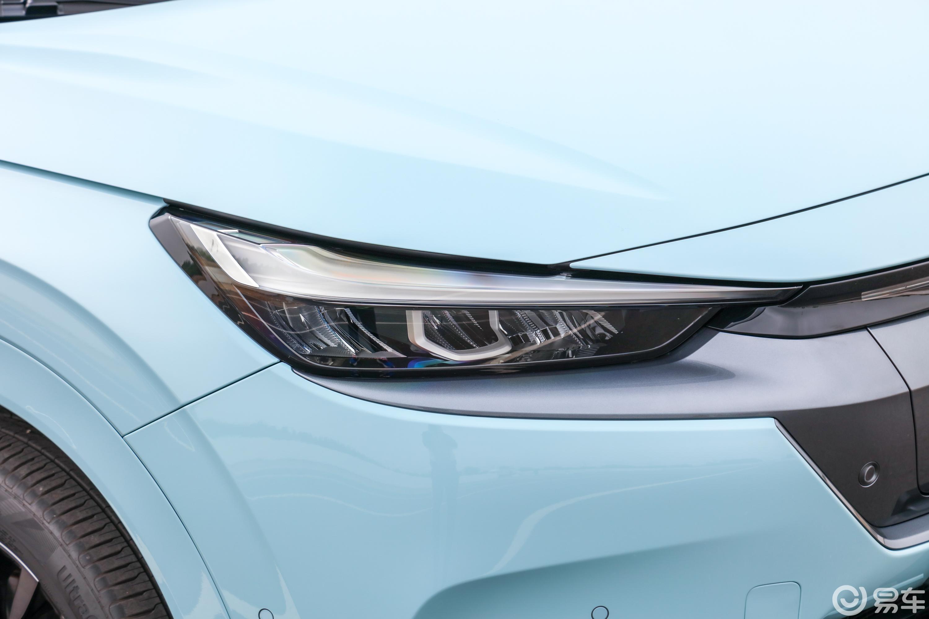 【e:NP1 极湃1510km 绽极版大灯侧45度俯拍图片-汽车图片大全】-易车