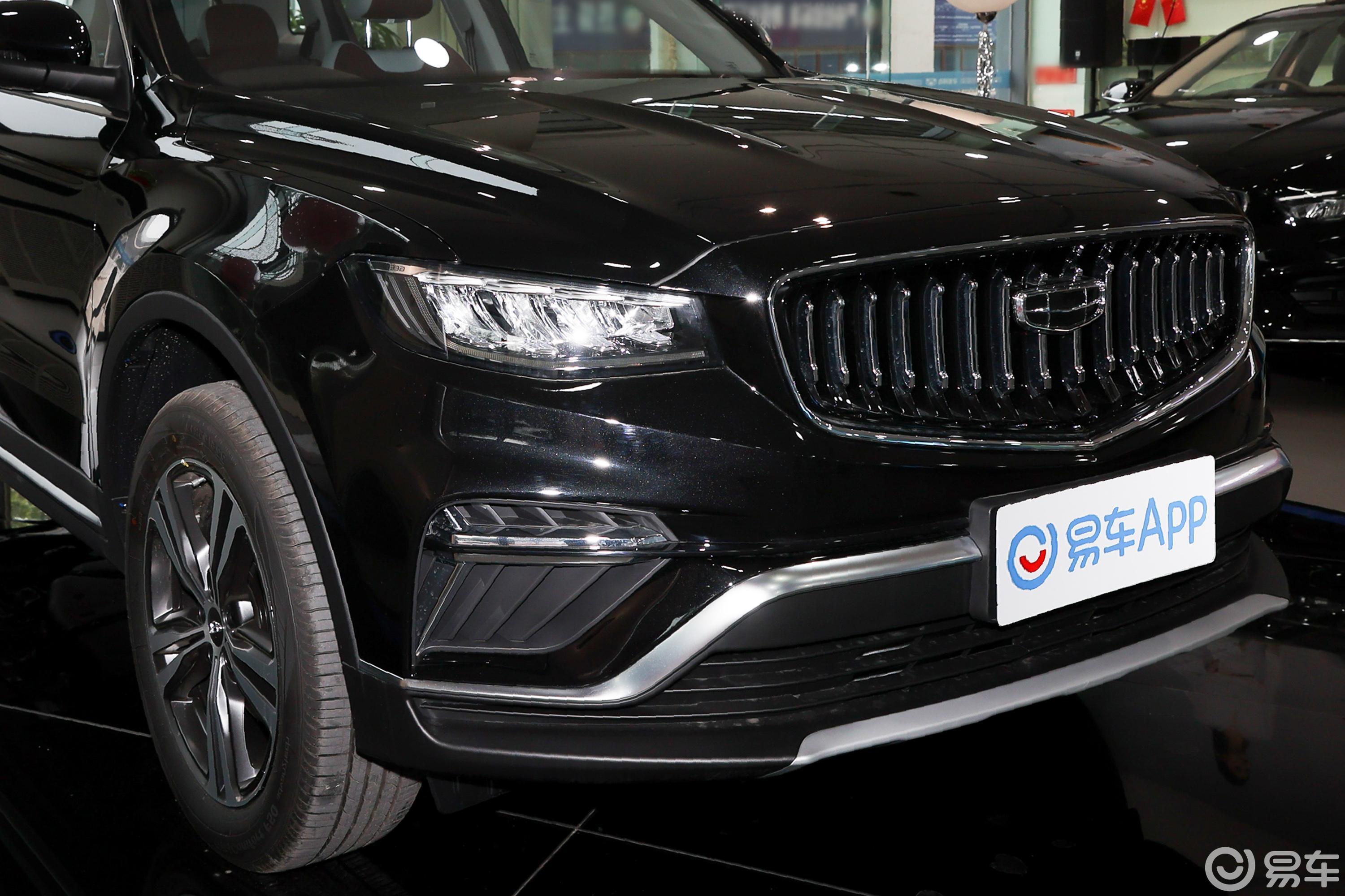 【博越1.8TD 双离合 智雅型前格栅侧俯拍图片-汽车图片大全】-易车