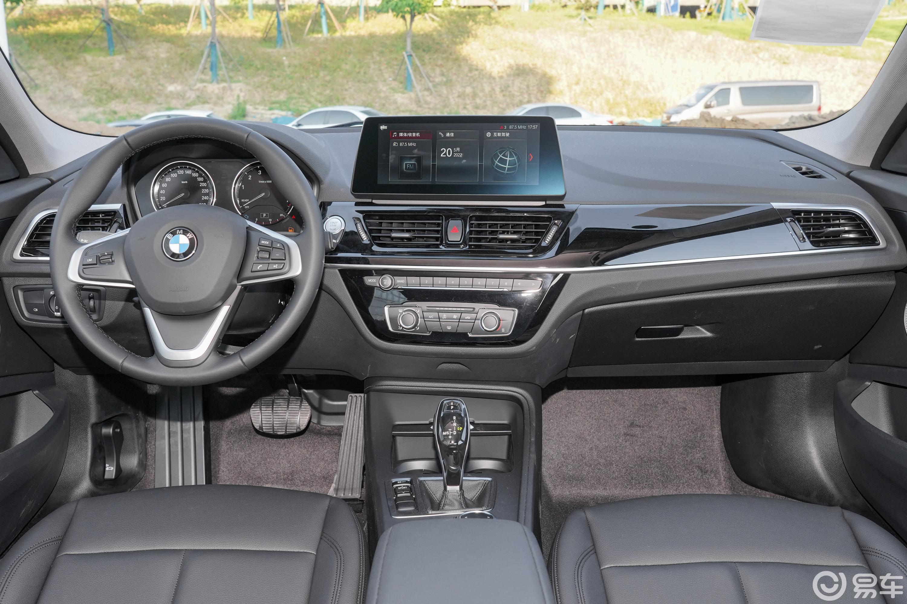 【宝马1系120i M运动版中控台整体图片-汽车图片大全】-易车