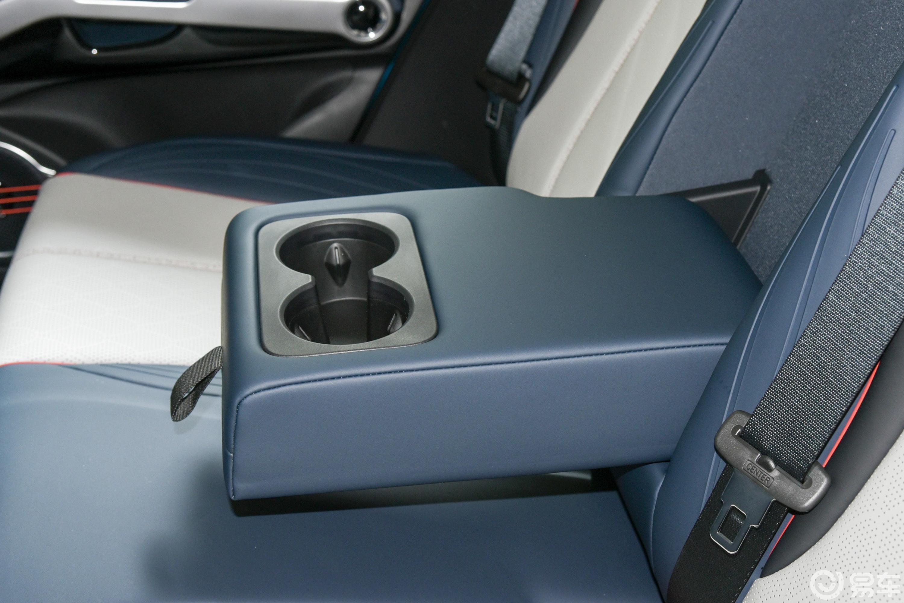 【元PLUS510KM 旗舰型PLUS后排中央扶手图片-汽车图片大全】-易车