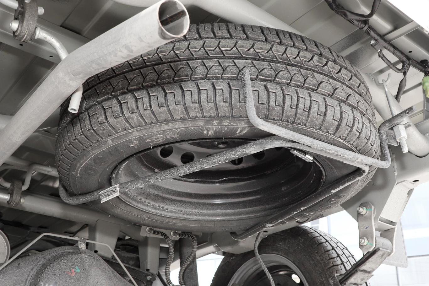 【东风小康K011.3L 基本型备胎图片-汽车图片大全】-易车