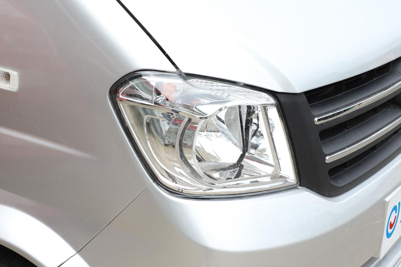 【东风小康K011.3L 基本型大灯侧45度俯拍图片-汽车图片大全】-易车