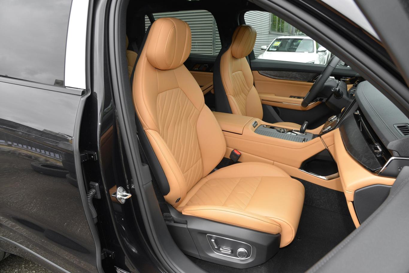 【领克092.0T 手自一体 Halo 7座副驾驶座椅图片-汽车图片大全】-易车