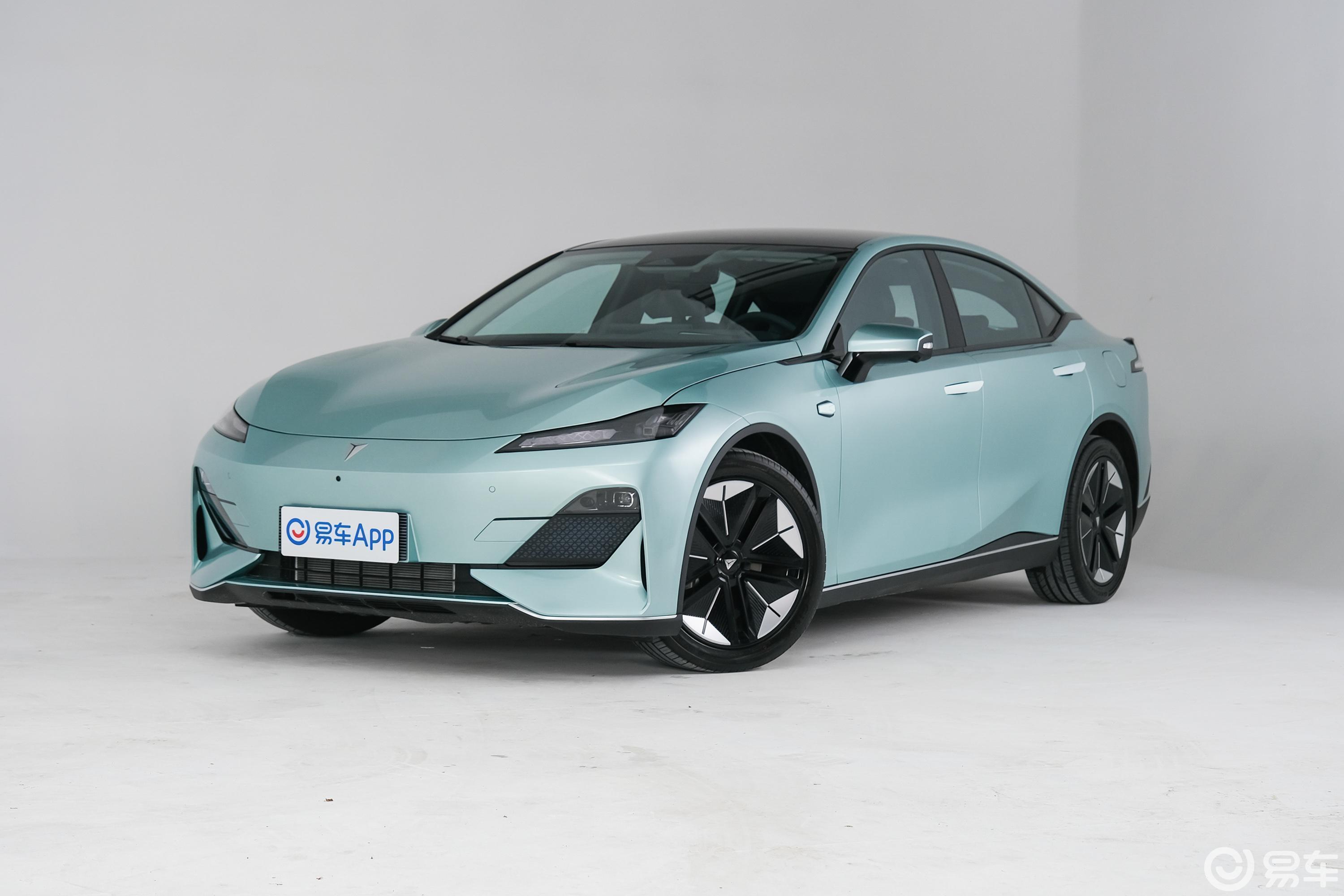 【深蓝SL03200km 增程版侧前45度车头向左水平图片-汽车图片大全】-易车