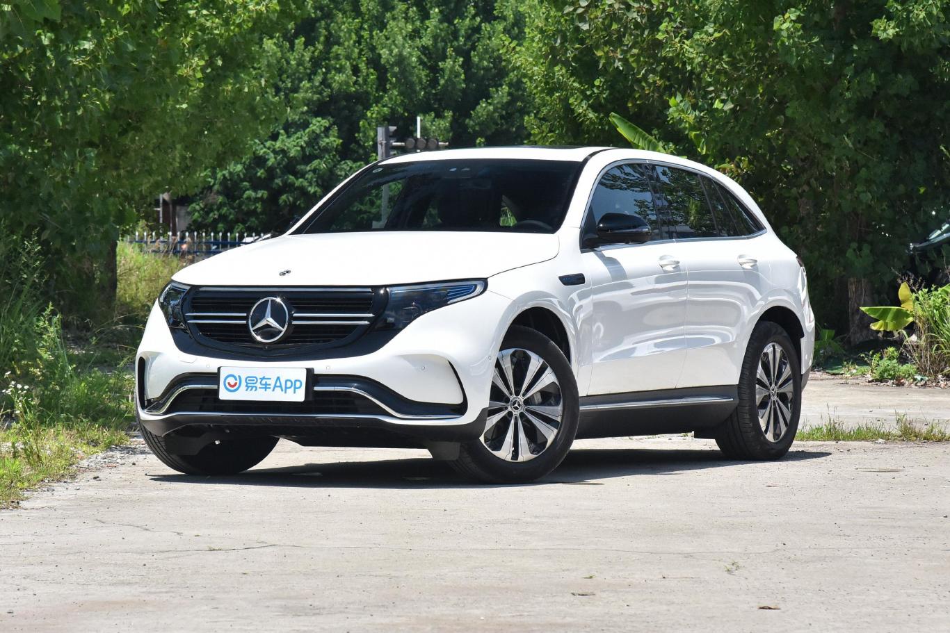 【奔驰EQC改款 EQC 350 4MATIC 特别版侧前45度车头向左水平图片-汽车图片大全】-易车