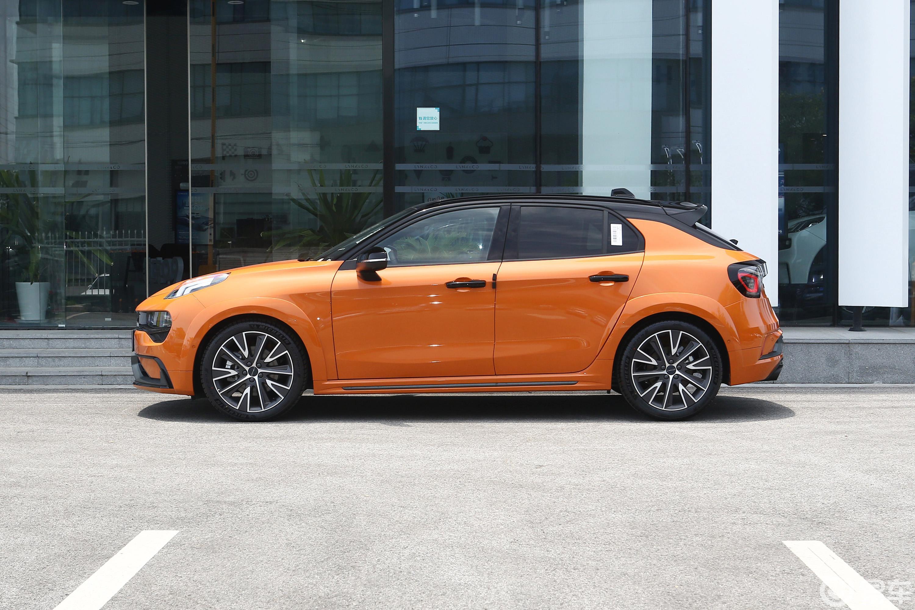 【领克02 Hatchback2.0TD 自动Halo正侧车头向左水平图片-汽车图片大全】-易车