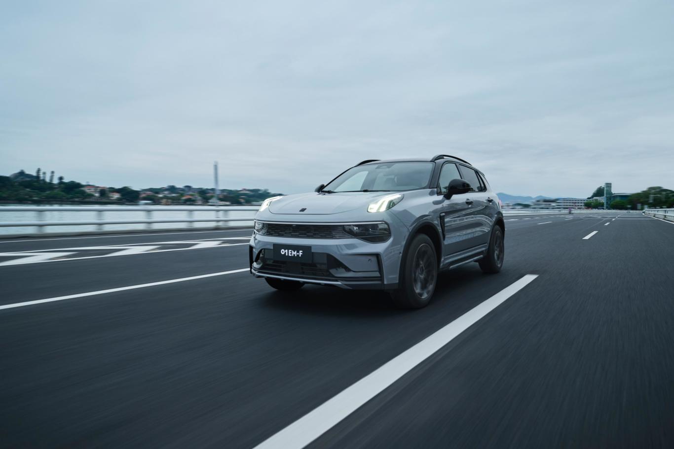 【领克01EM-F 1.5T 两驱晨曦版图片-汽车图片大全】-易车