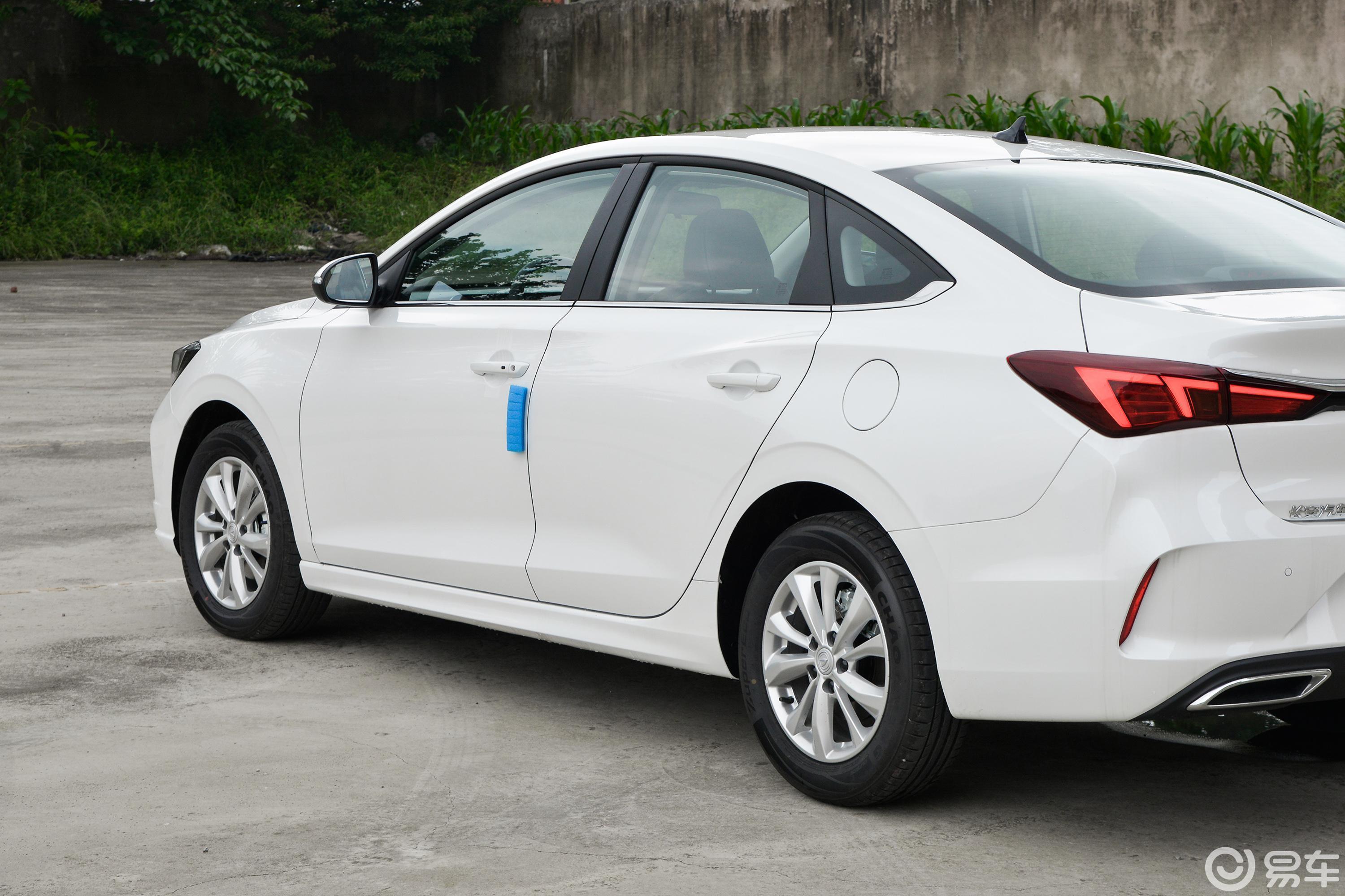 【逸动PLUS 1.6L GDI CVT精英版外观细节图片-汽车图片大全】-易车