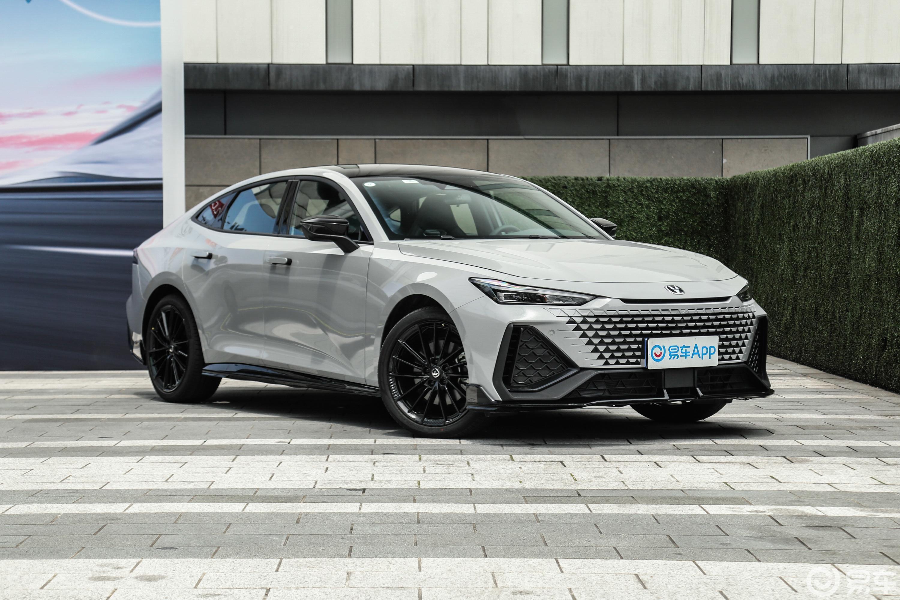 【长安UNI-V2.0T 自动领速版侧前45度车头向右水平图片-汽车图片大全】-易车