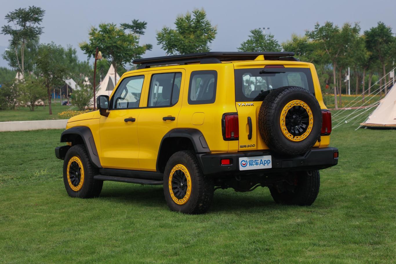 【坦克3002.0T 边境限定版侧后45度车头向左水平图片-汽车图片大全】-易车