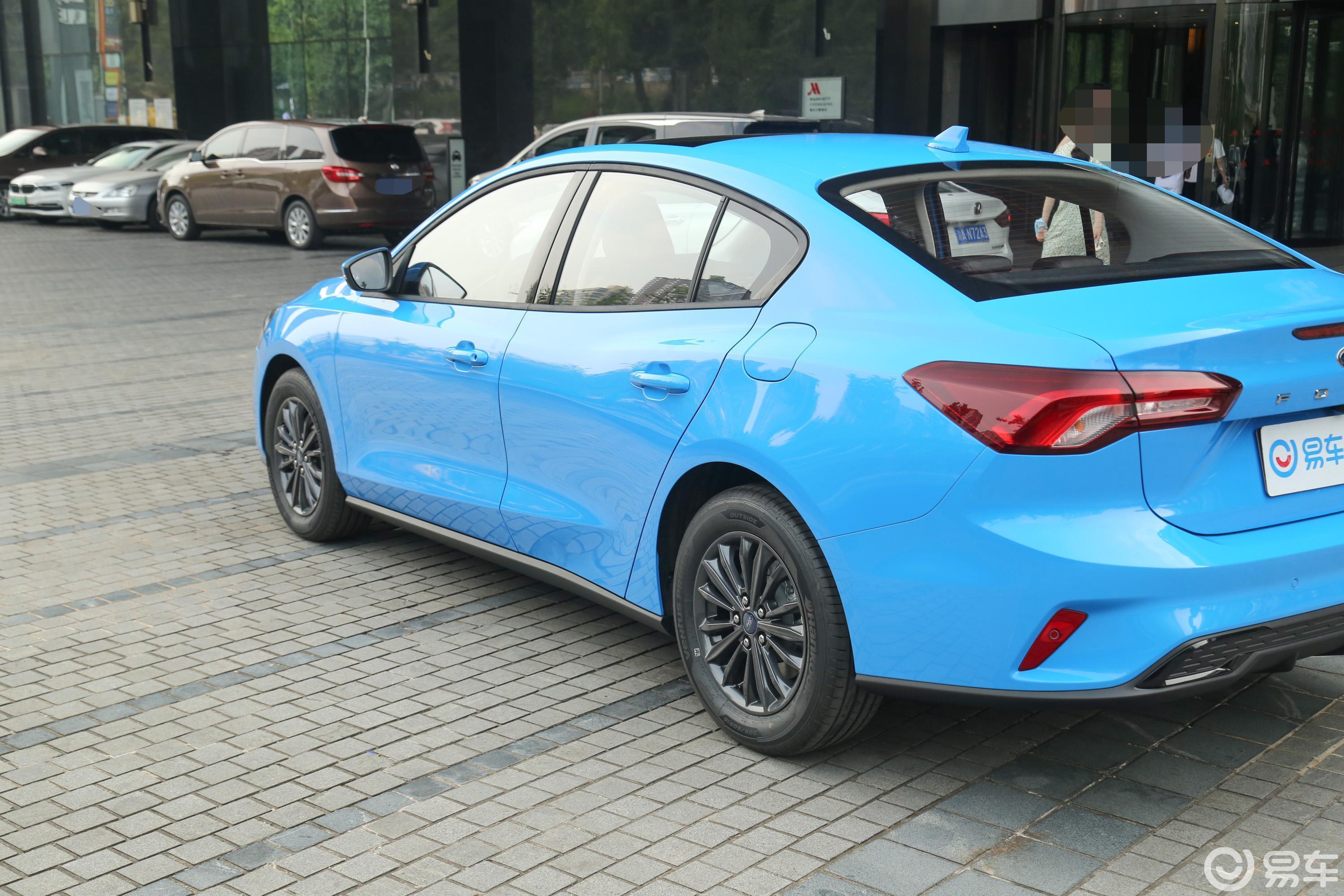 【福克斯三厢 EcoBoost180 竞速版外观细节图片-汽车图片大全】-易车