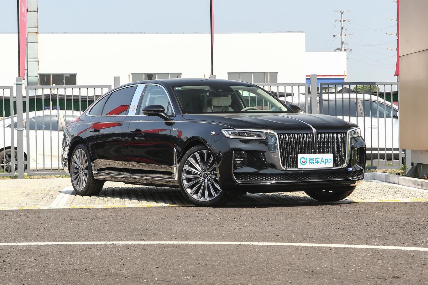 【红旗H93.0T H9+ 卓越定制版侧前45度车头向右水平图片-汽车图片大全】-易车