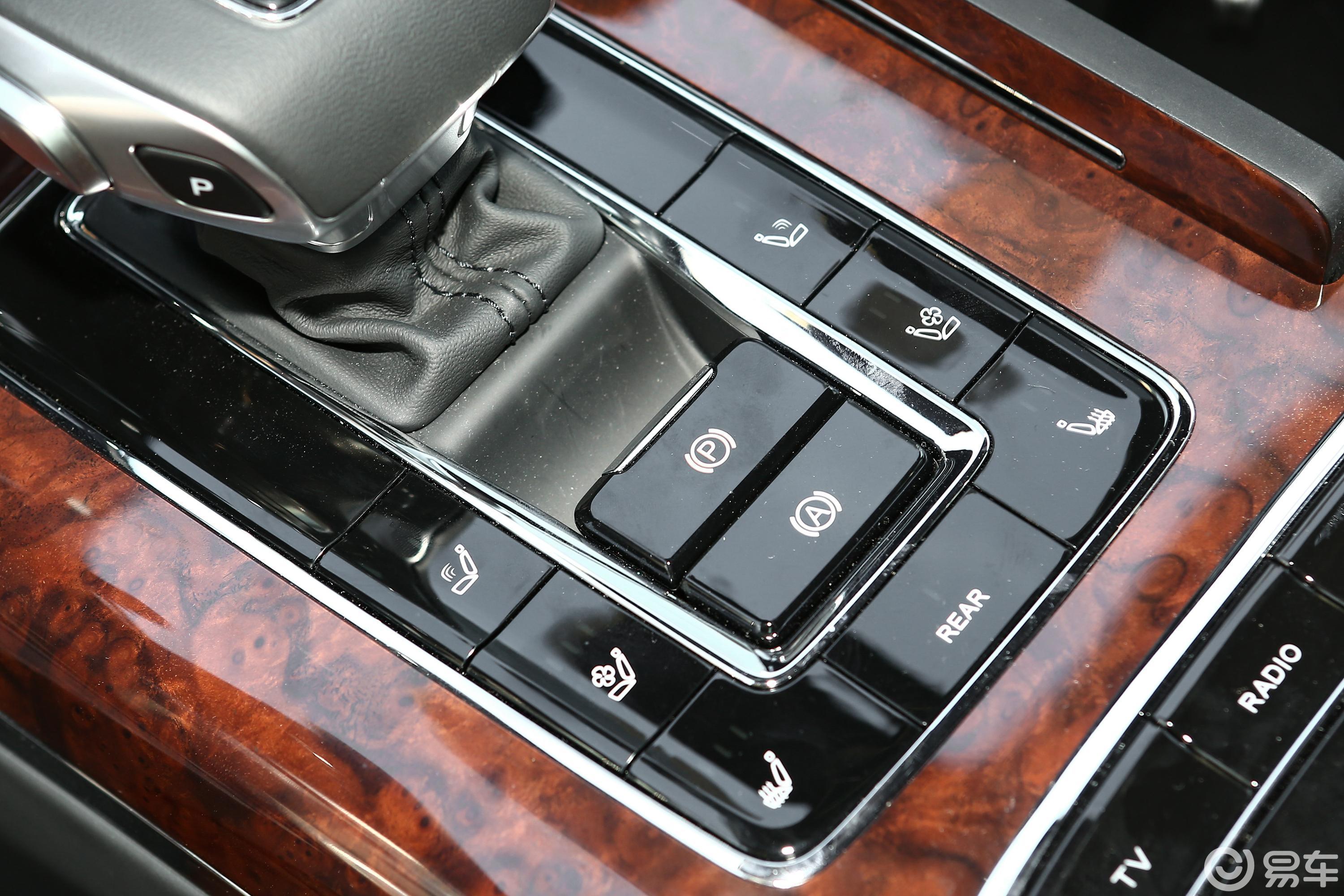 【红旗LS74.0T 尊爵旗舰版 4座驻车制动图片-汽车图片大全】-易车