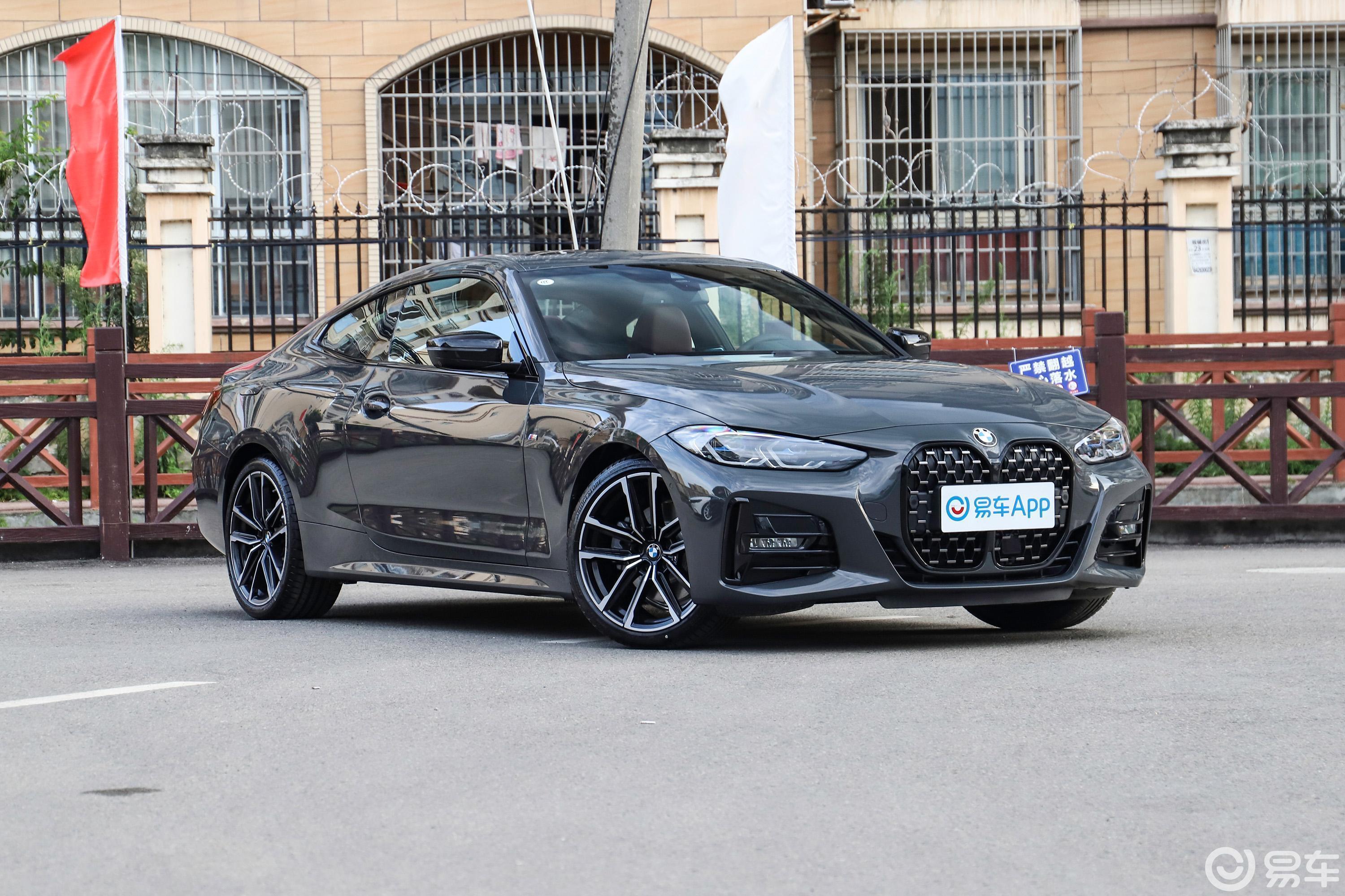 【宝马4系改款2 双门轿跑车 430i M运动曜夜套装侧前45度车头向右水平图片-汽车图片大全】-易车