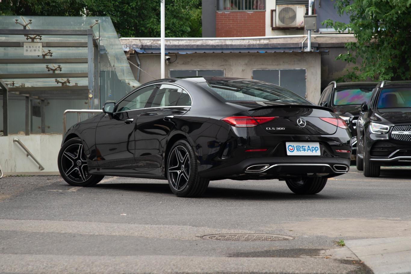 【奔驰CLS级CLS 300 动感型侧后45度车头向左水平图片-汽车图片大全】-易车