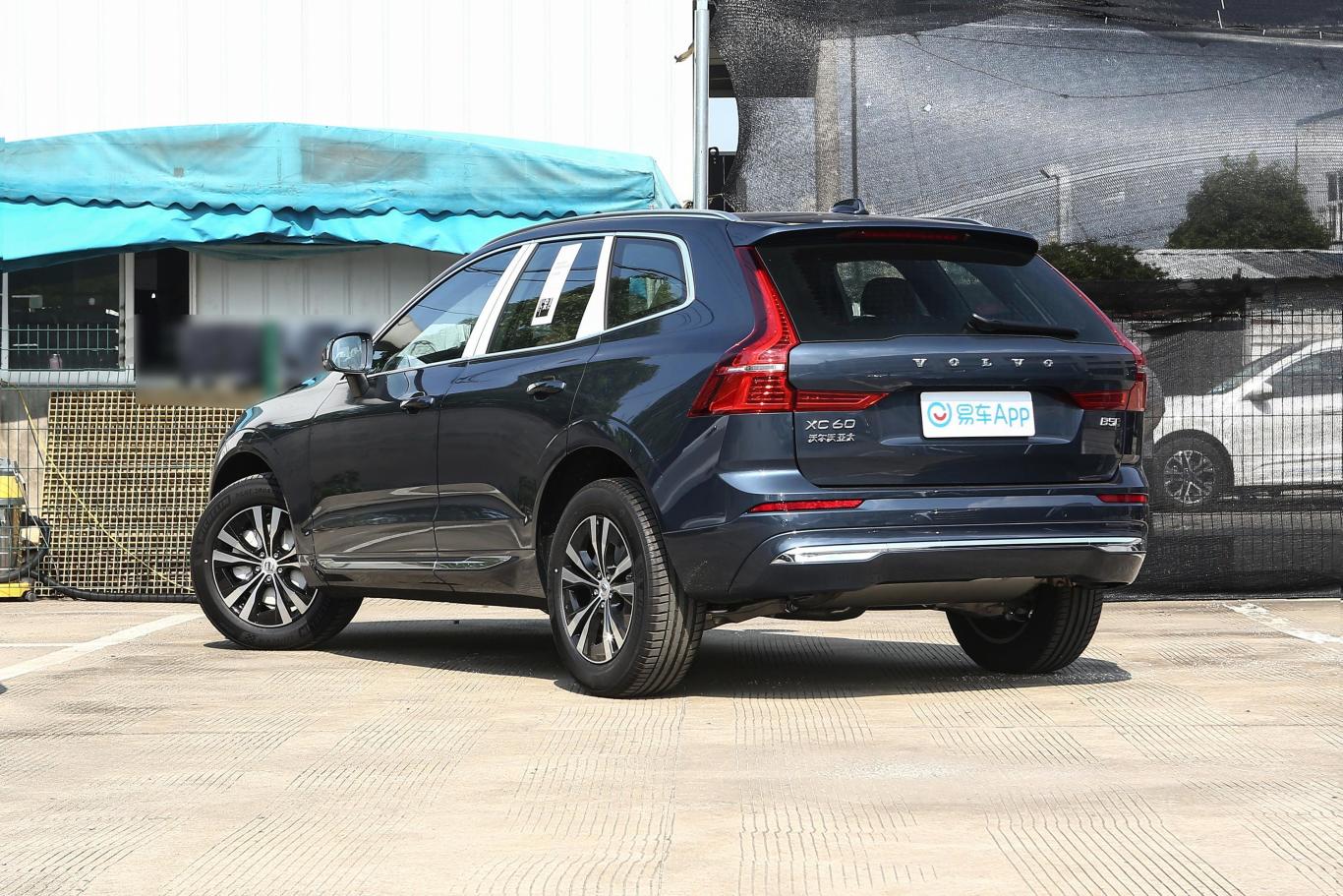 【沃尔沃XC60B5 四驱智逸豪华版侧后45度车头向左水平图片-汽车图片大全】-易车