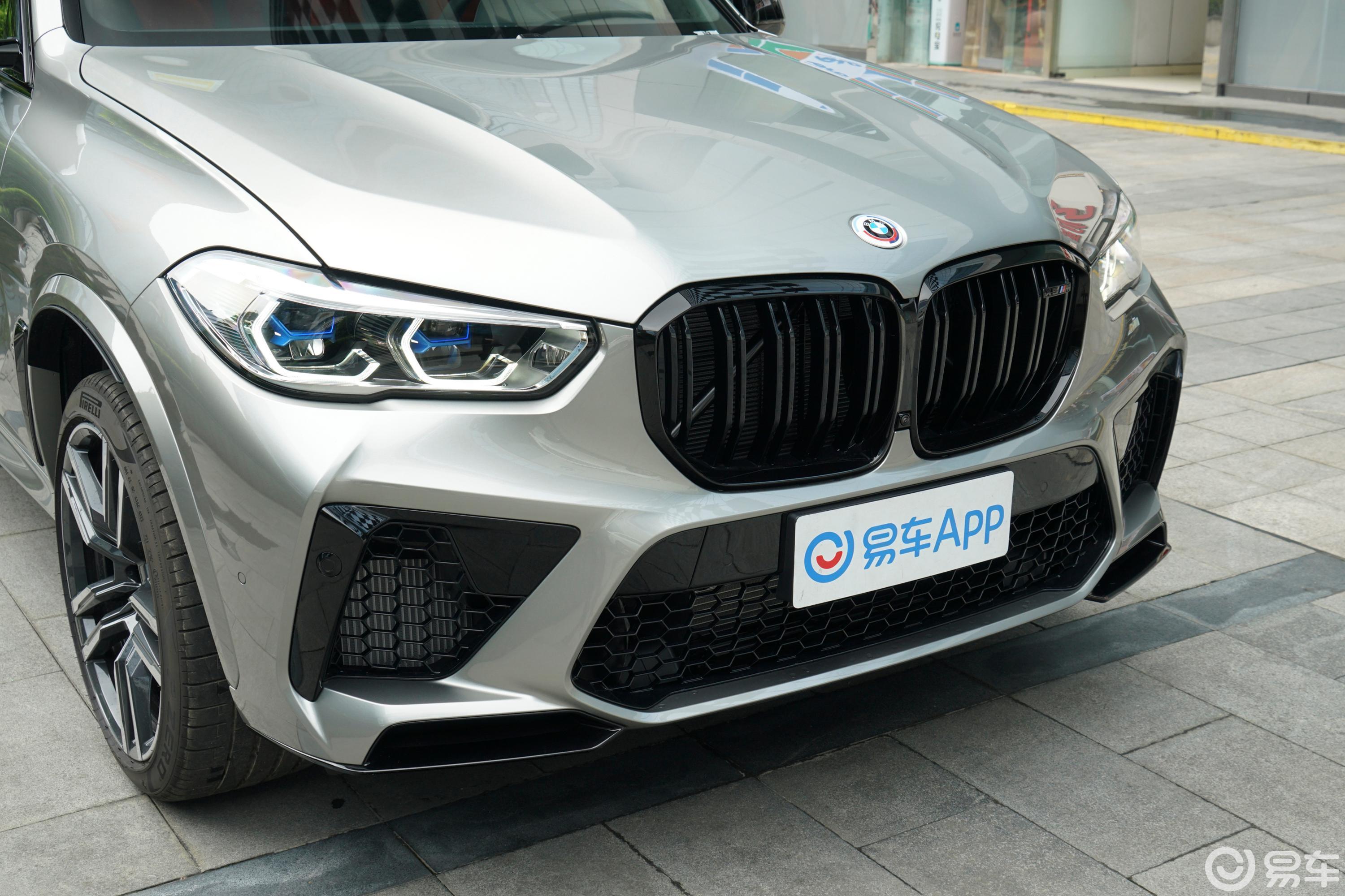 【宝马X5 M50周年版 X5 M前格栅侧俯拍图片-汽车图片大全】-易车