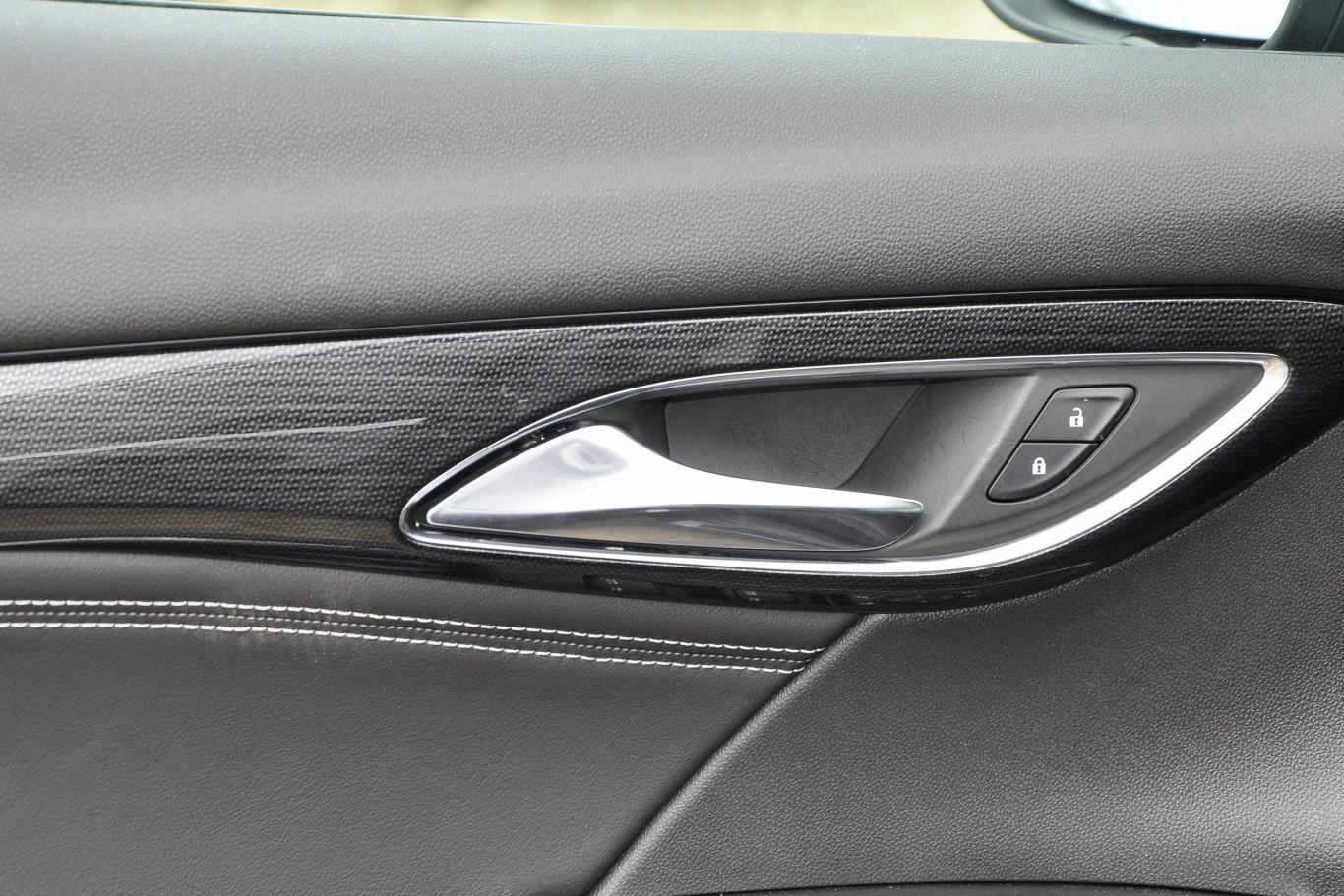 【昂科威昂科威Plus 652T 四驱豪华型 5座主驾驶位图片-汽车图片大全】-易车