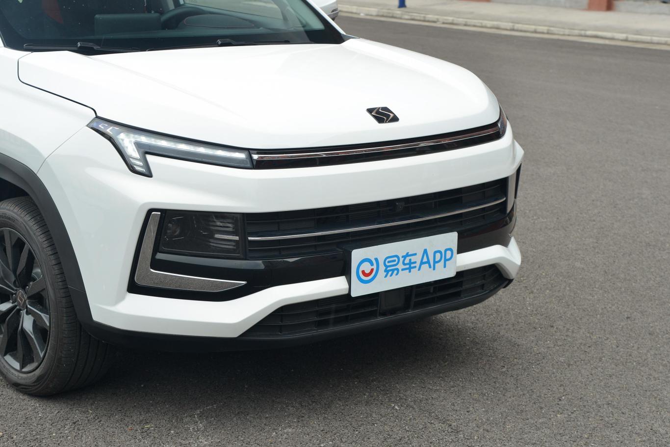 【思皓X41.5T CVT 酋长定制版前格栅侧俯拍图片-汽车图片大全】-易车