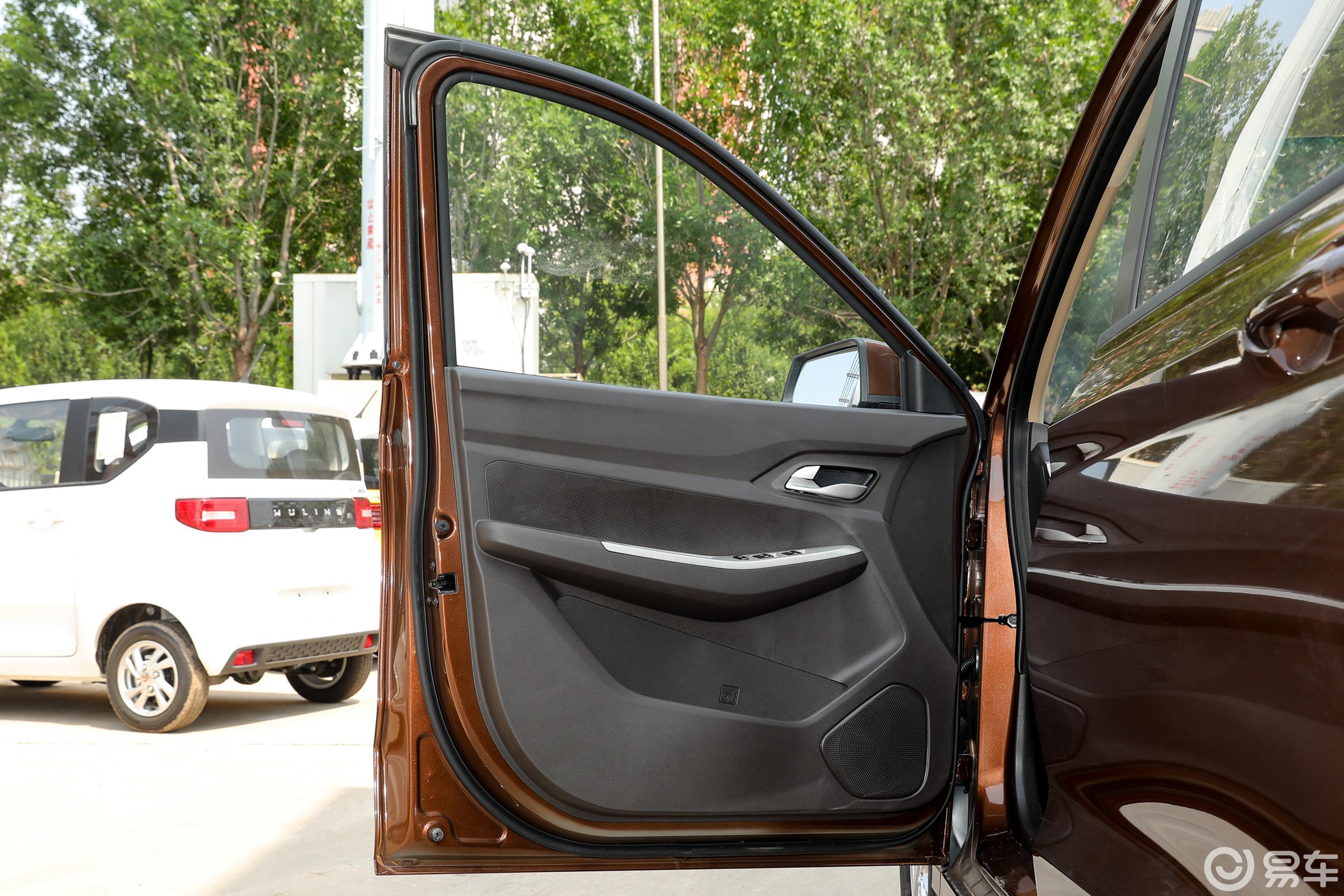 【五菱宏光S1.5L 手动舒适型驾驶员侧前车门图片-汽车图片大全】-易车