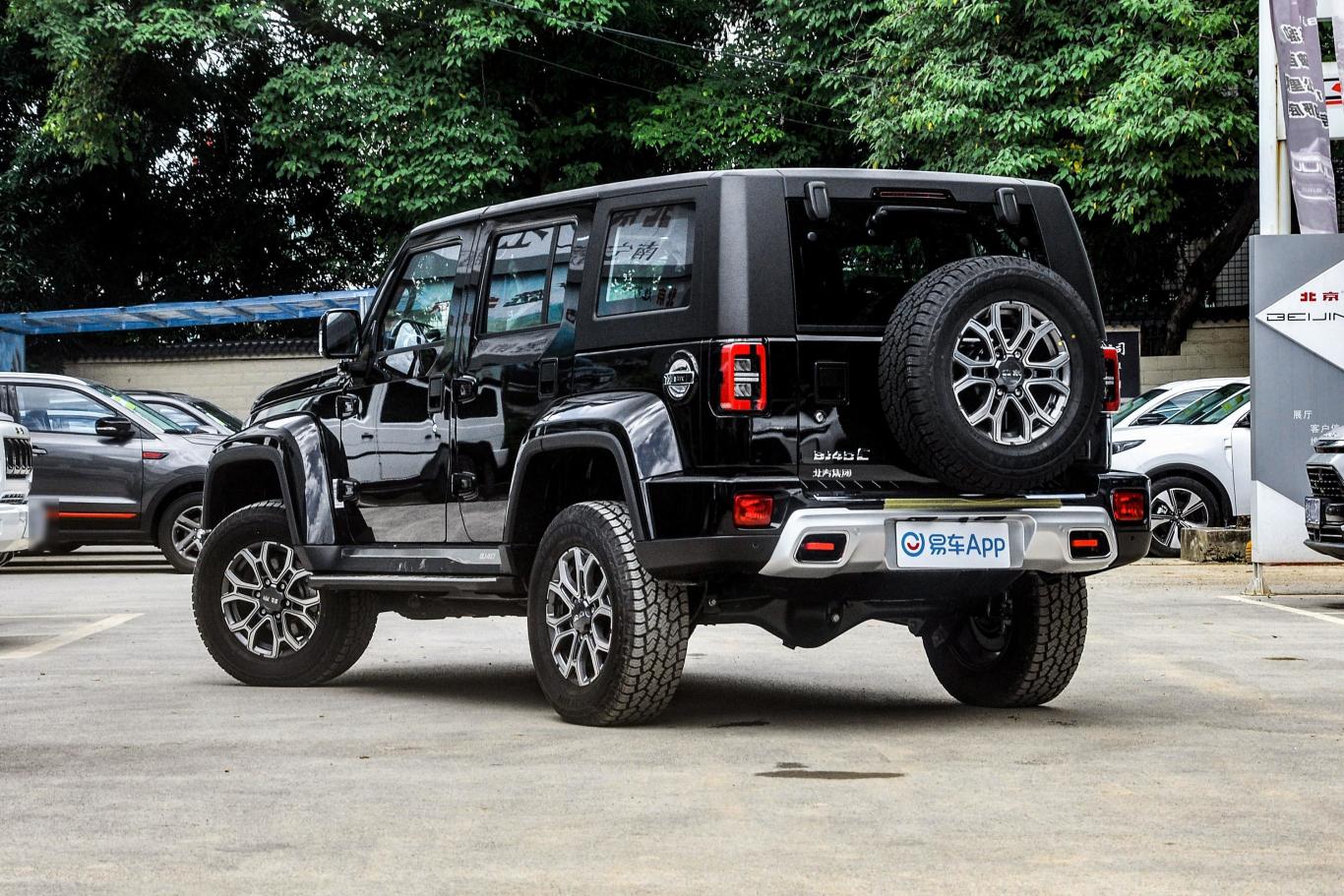 【北京BJ40城市猎人版 2.0T 自动四驱侠客版 汽油侧后45度车头向左水平图片-汽车图片大全】-易车