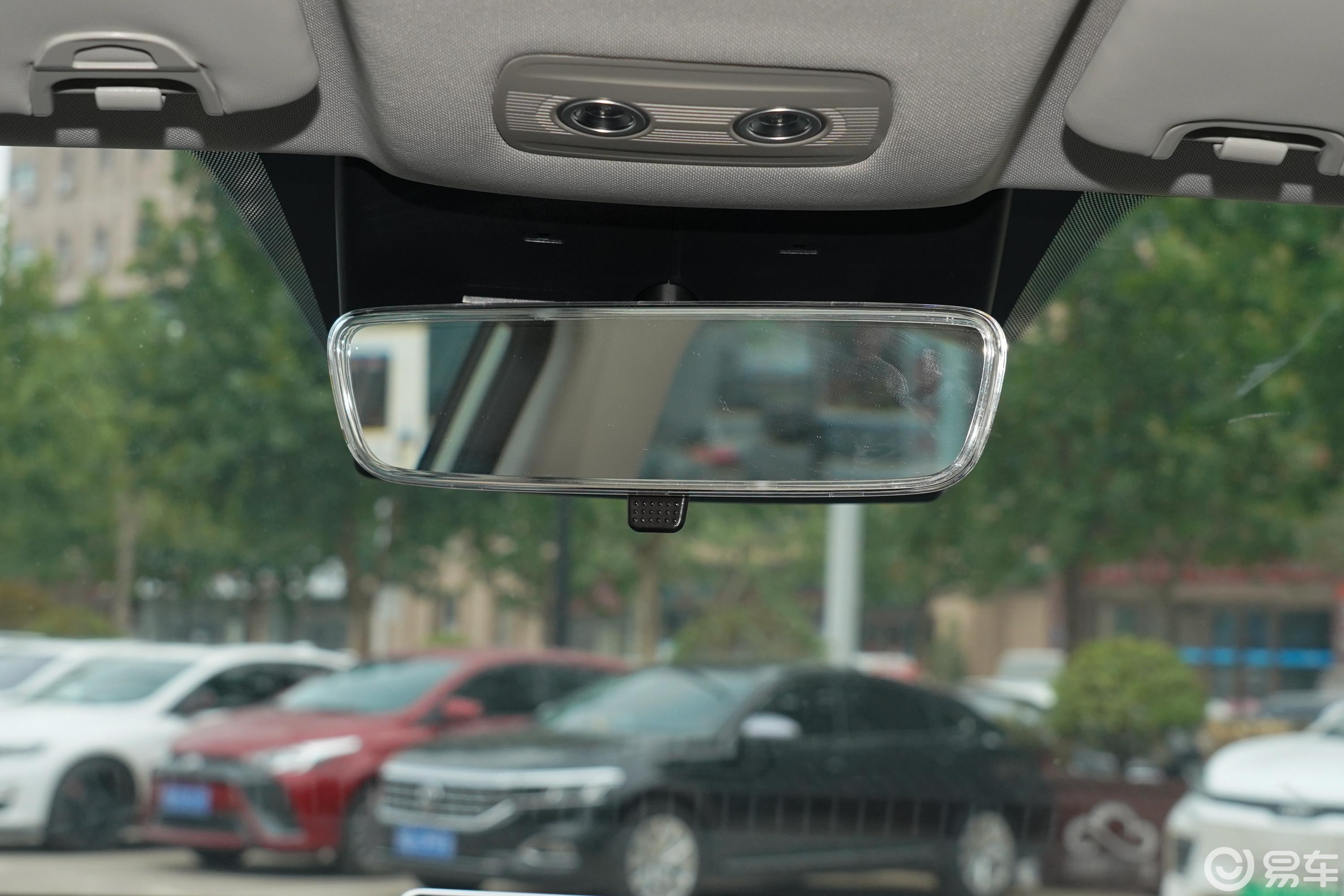 【哪吒V潮 400 Lite 三元锂内后视镜图片-汽车图片大全】-易车