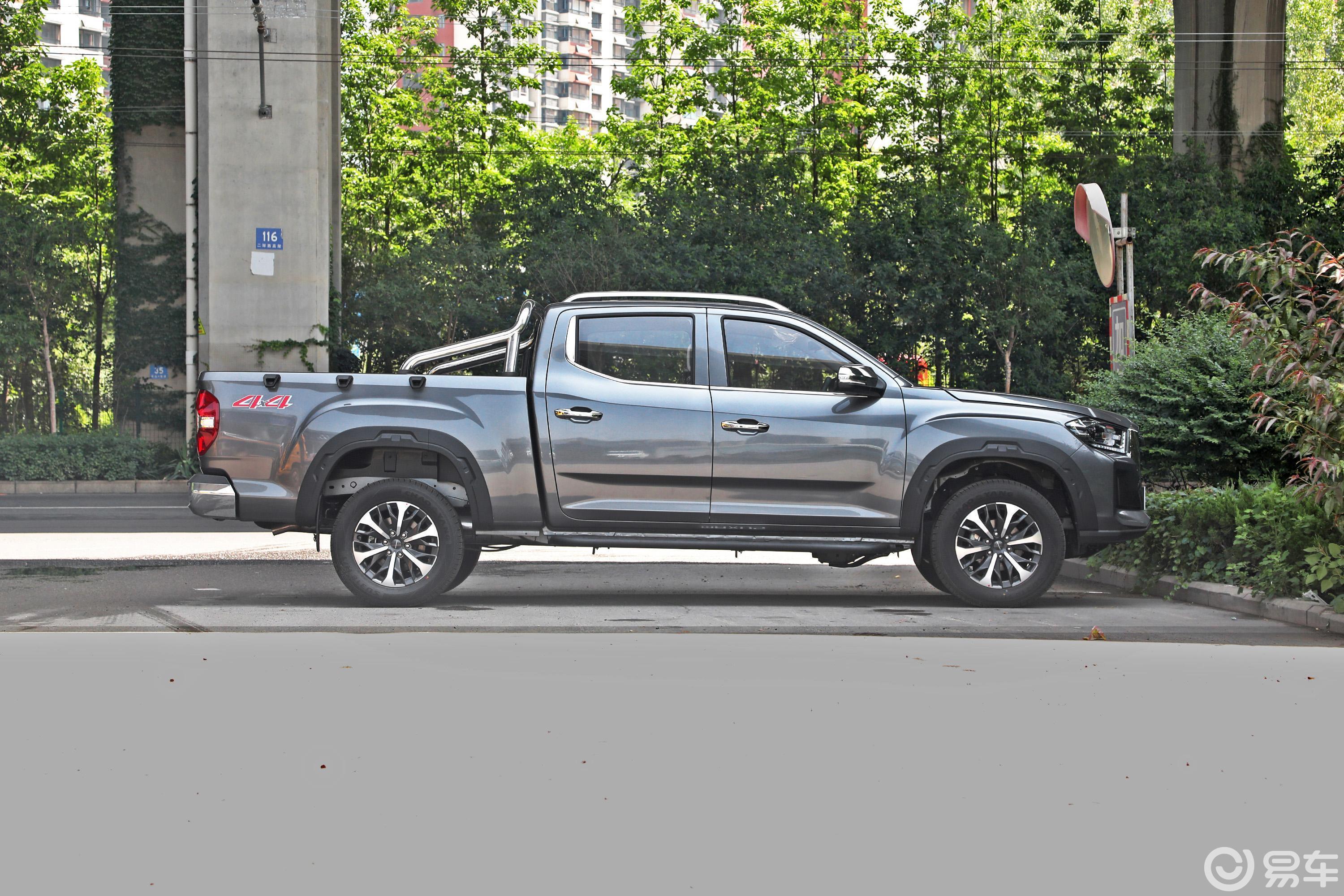 【上汽大通MAXUS T702.0T 自动四驱长箱澳洲版 柴油正侧车头向右水平图片-汽车图片大全】-易车