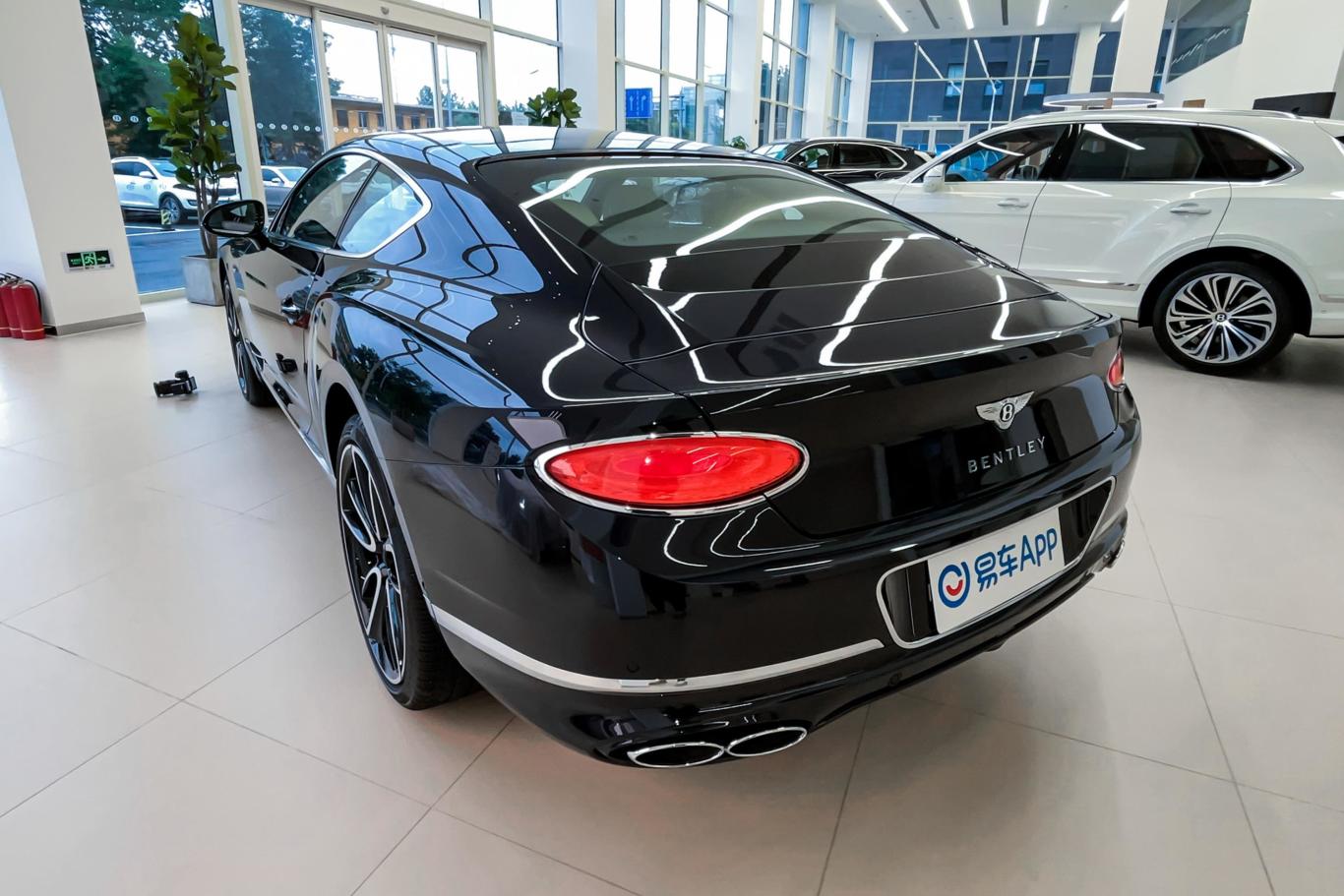 【欧陆4.0T GT V8侧后45度车头向左水平图片-汽车图片大全】-易车