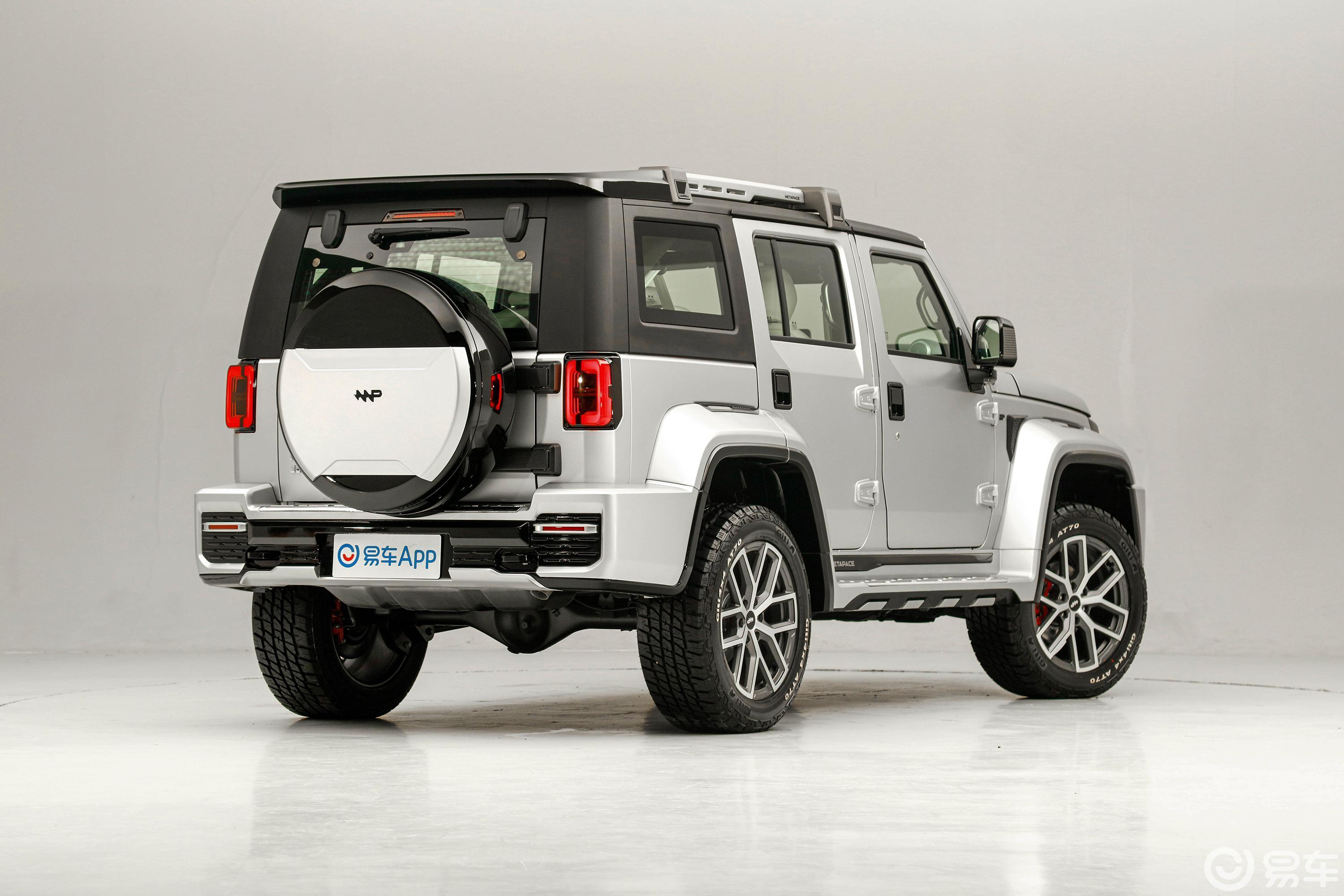 【北京BJ40超及40 2.0T 自动四驱Meta 40 Pro 汽油侧后45度车头向右水平图片-汽车图片大全】-易车