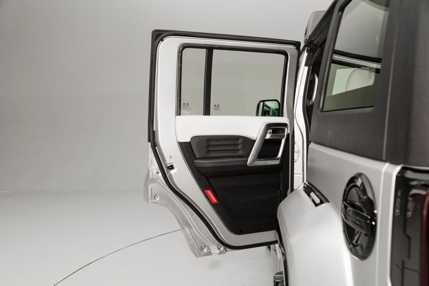 【北京BJ40超及40 2.0T 自动四驱Meta 40 Pro 汽油驾驶员侧后车门图片-汽车图片大全】-易车