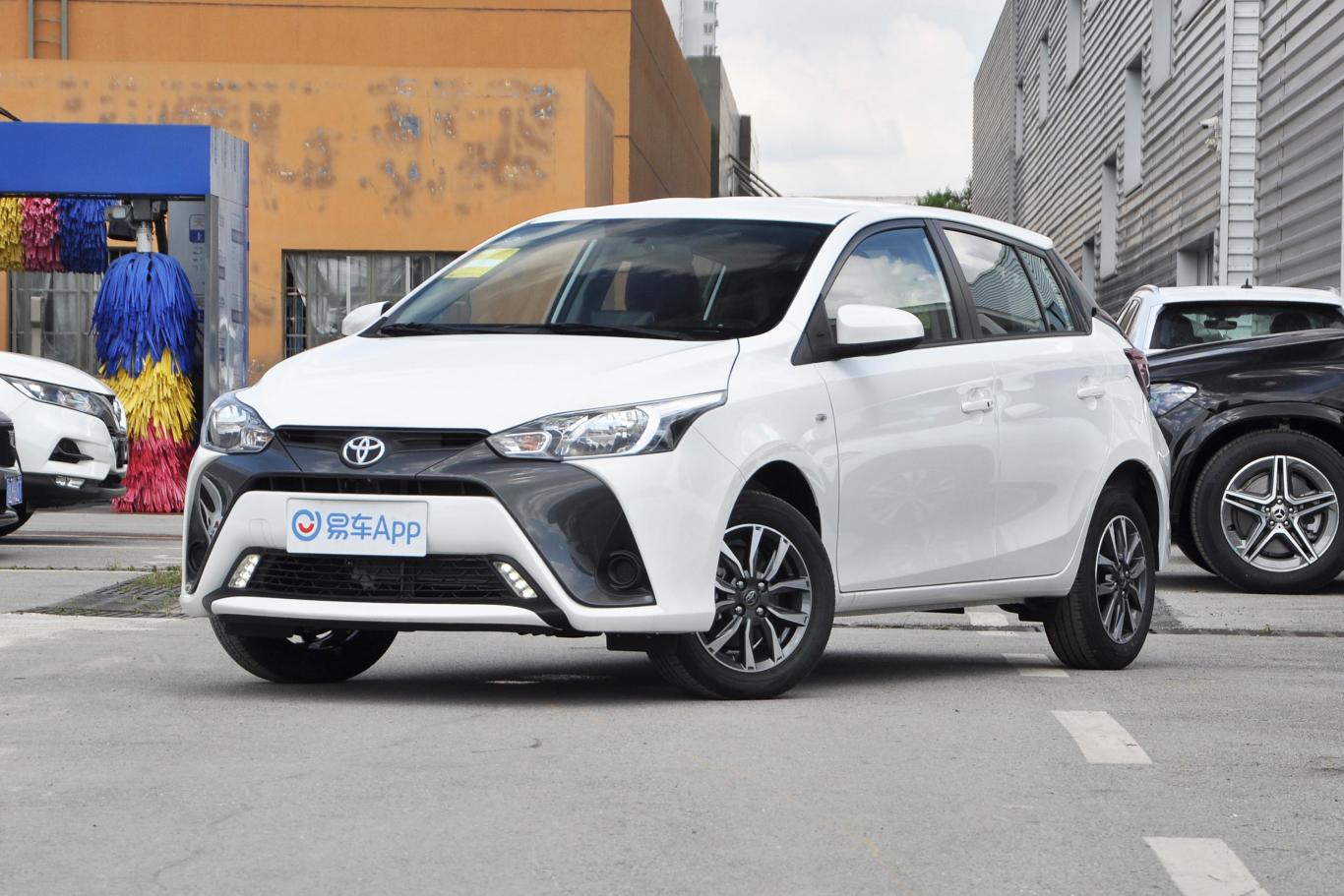 【YARiS L 致炫1.5L CVT 豪华PLUS版侧前45度车头向左水平图片-汽车图片大全】-易车