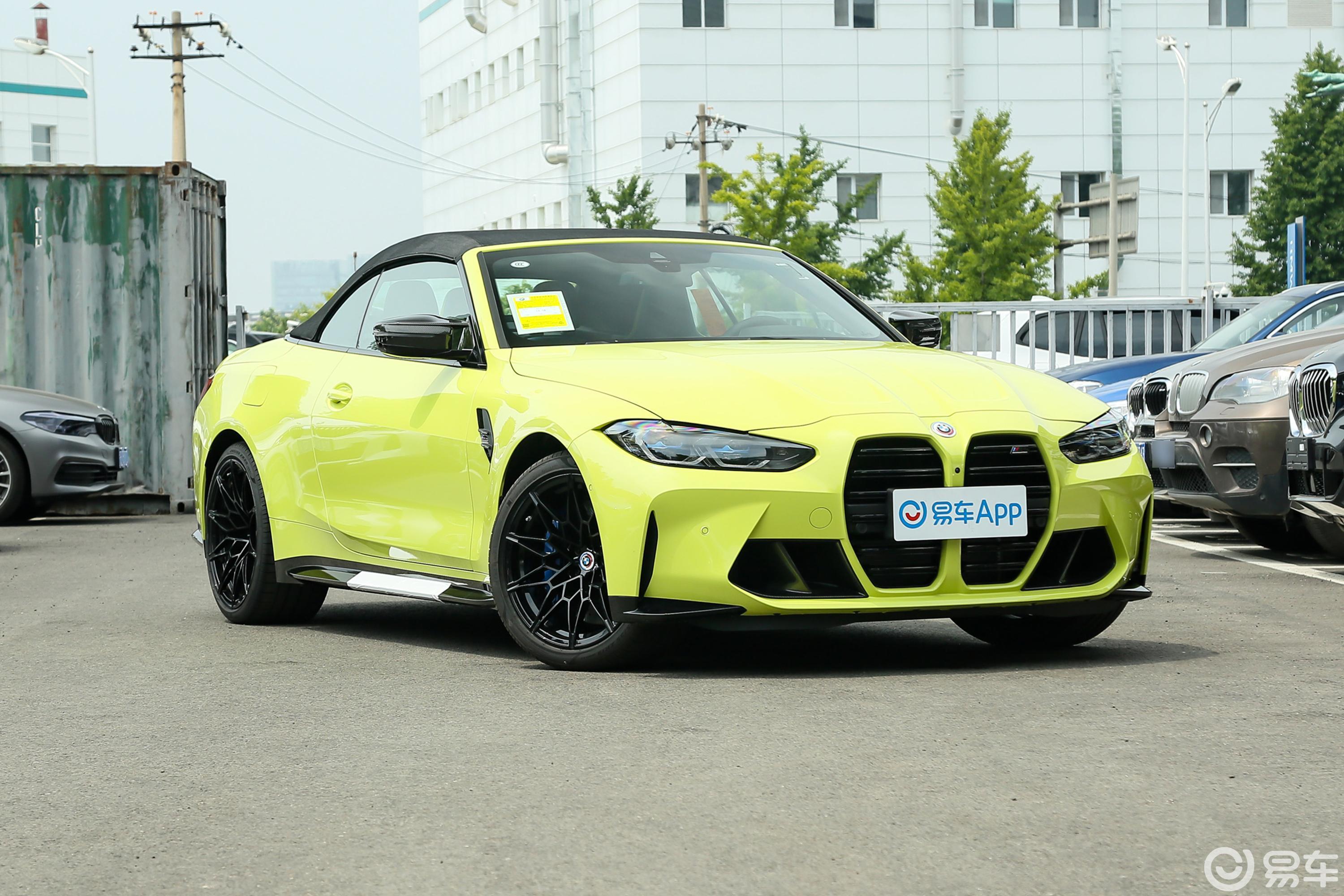 【宝马M450周年版 M4 敞篷轿跑车 M xDrive侧前45度车头向右水平图片-汽车图片大全】-易车