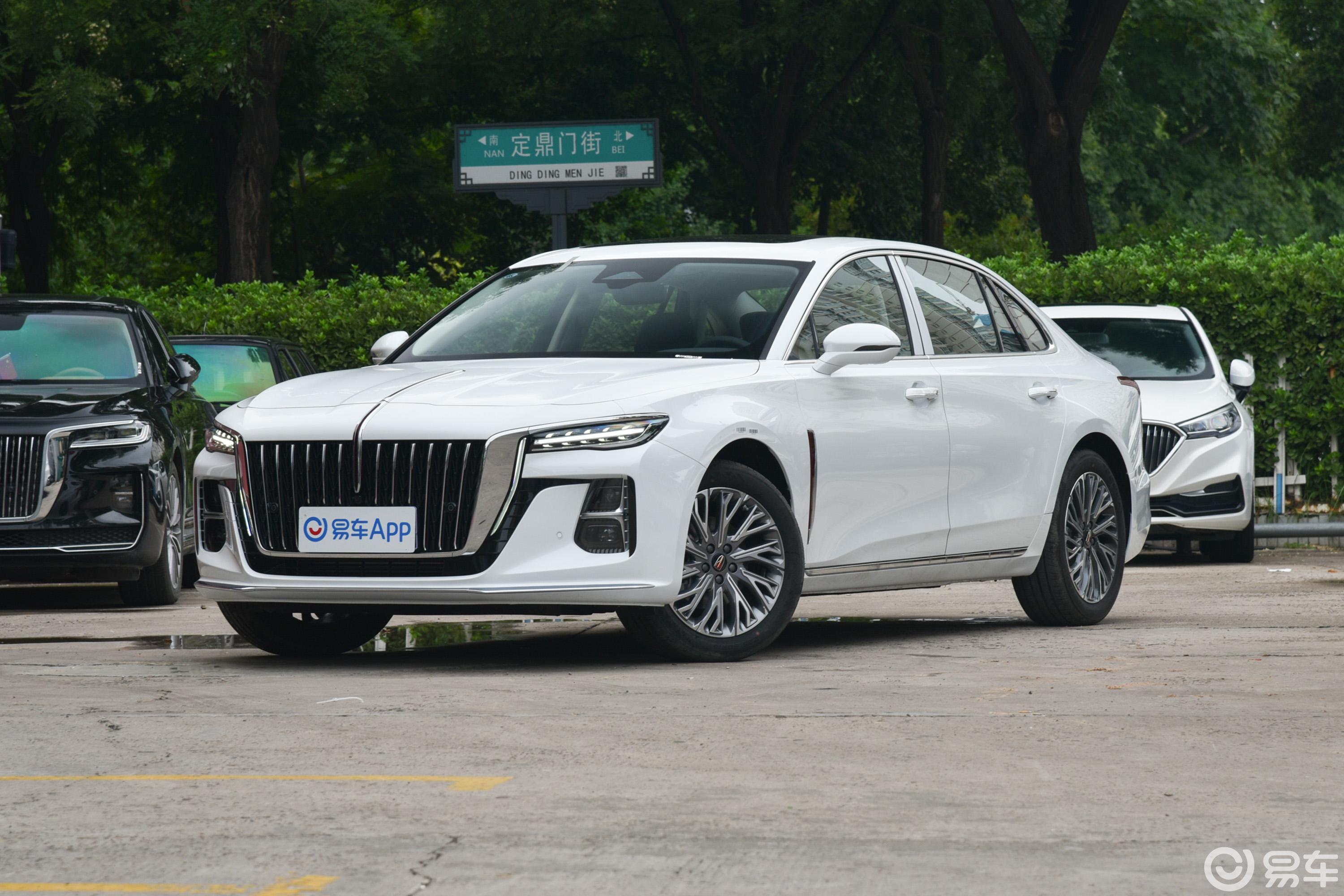 【红旗H5混动 1.5T 智联旗畅版侧前45度车头向左水平图片-汽车图片大全】-易车