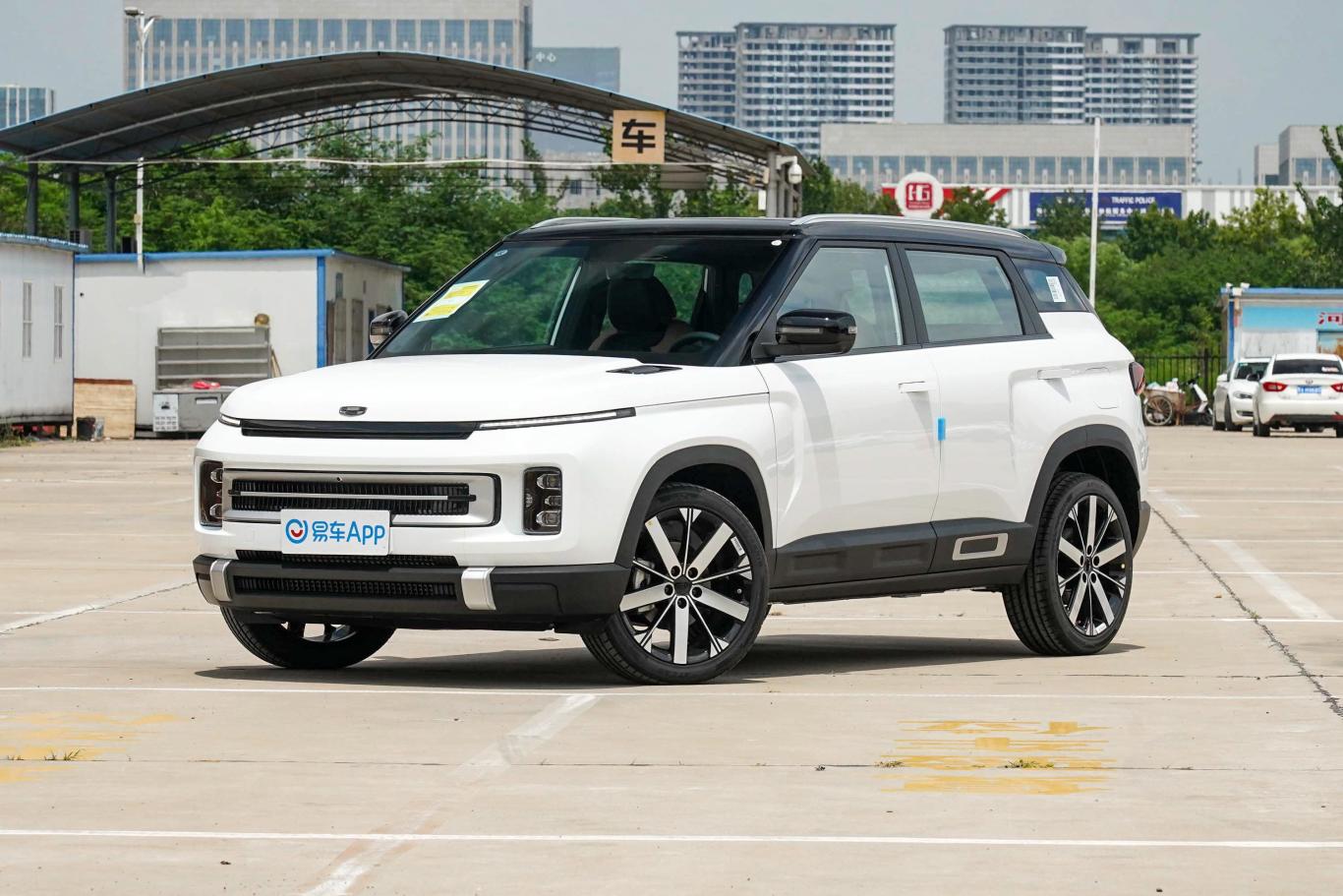 【吉利ICON1.5T 巧克力醇臻版侧前45度车头向左水平图片-汽车图片大全】-易车