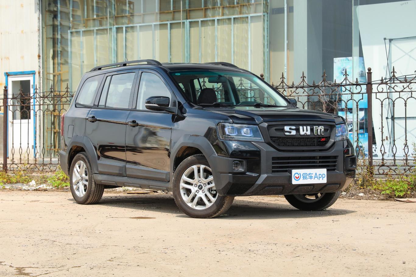 【SWM斯威大虎1.5L 豪华型 7座侧前45度车头向右水平图片-汽车图片大全】-易车