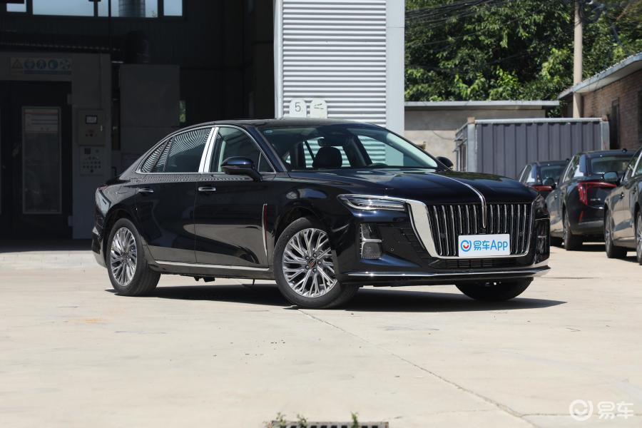 【红旗H52023款2.0T 自动智联旗畅版侧前45度车头向右水平汽车图片-汽车图片大全】-易车