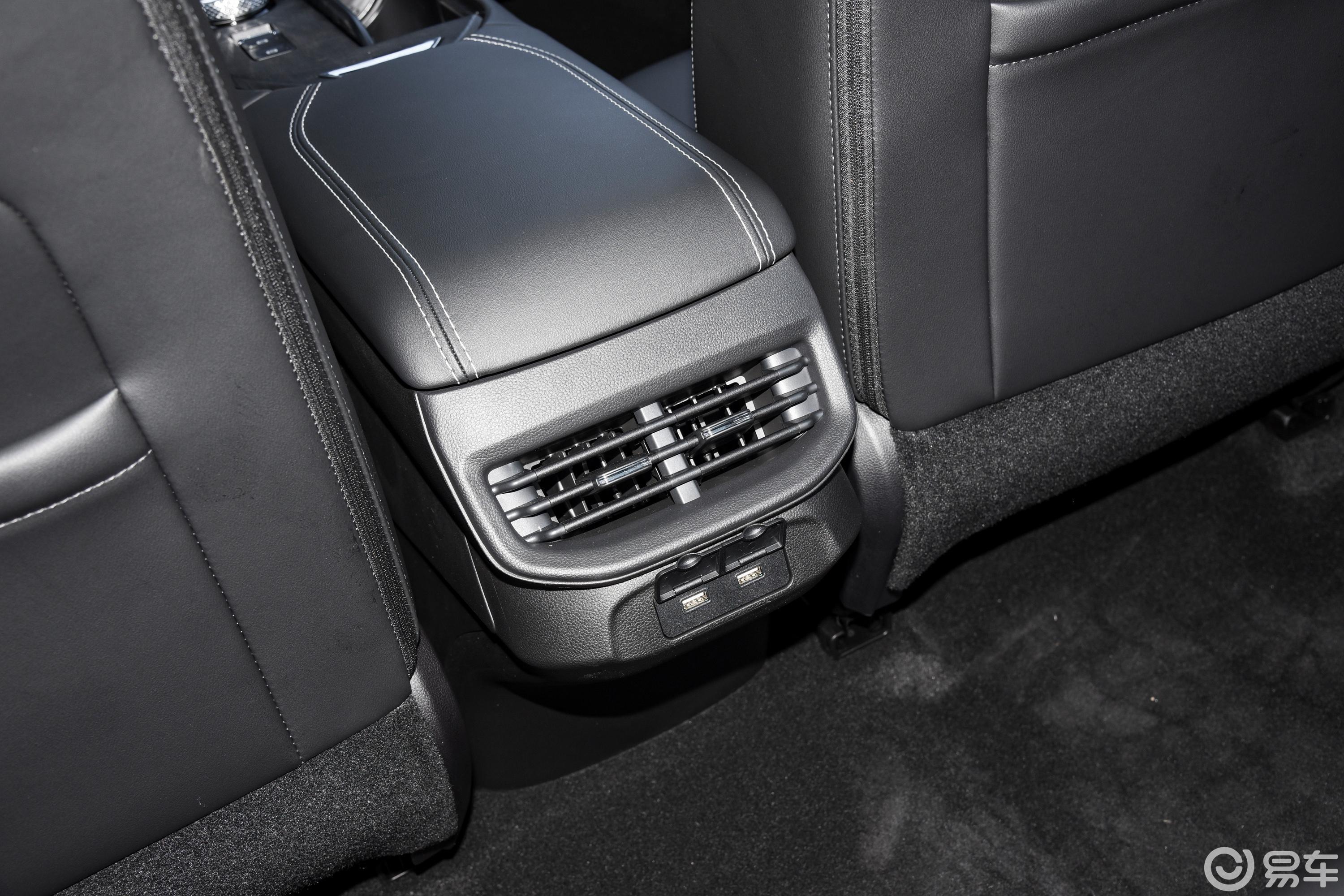 【哈弗H6混动 1.5T DHT版后排功能图片-汽车图片大全】-易车