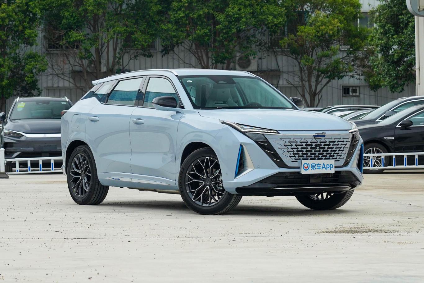 【长安欧尚Z6新能源1.5T 150km 旗舰PLUS智慧泊车版侧前45度车头向右水平图片-汽车图片大全】-易车