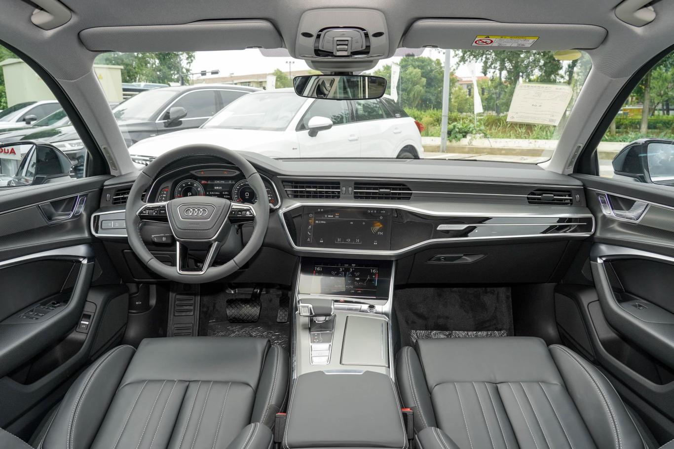 【奥迪A6L45 TFSI 臻选致雅型内饰全景正拍图片-汽车图片大全】-易车
