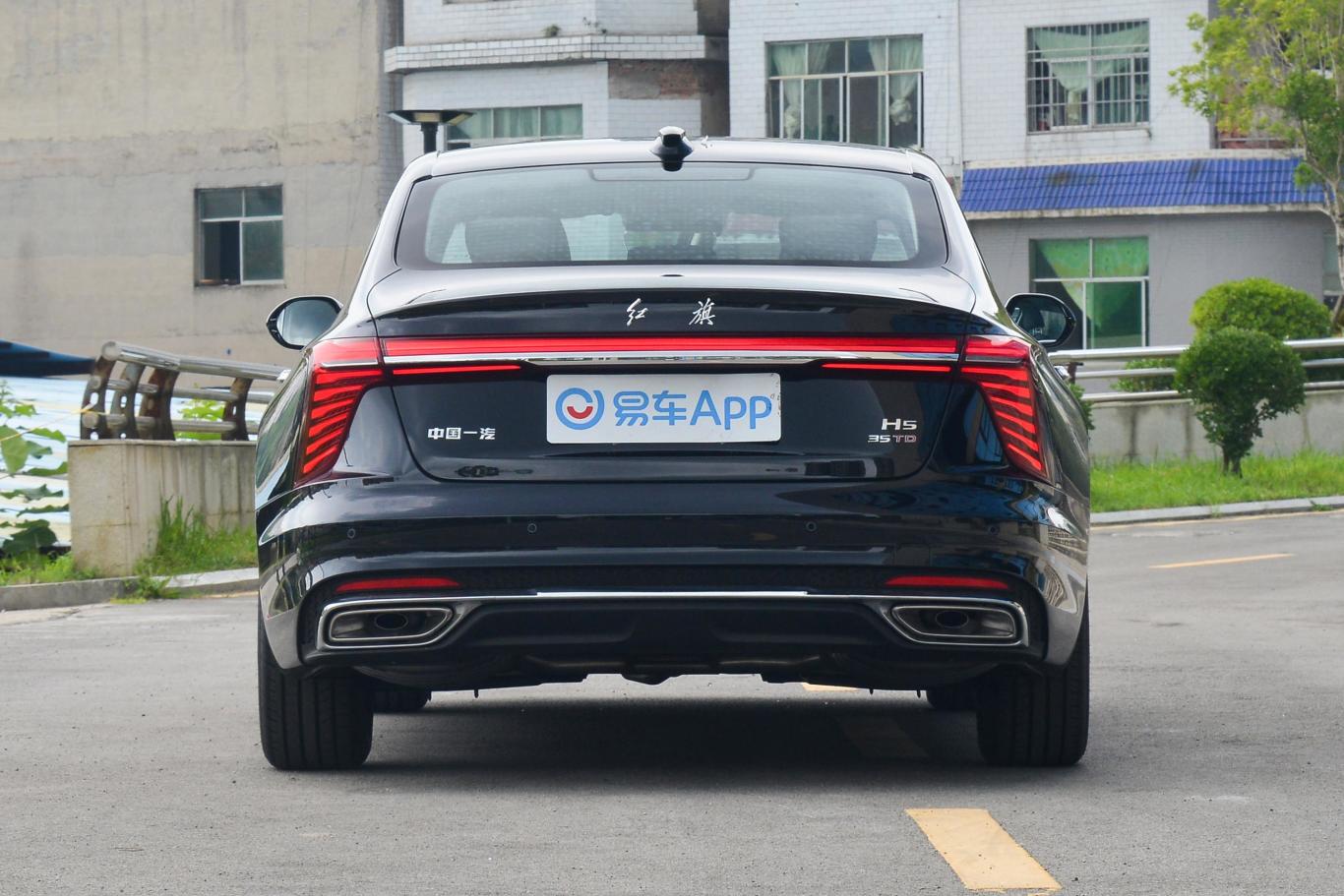 【红旗H51.5T 双离合旗悦版正后水平图片-汽车图片大全】-易车