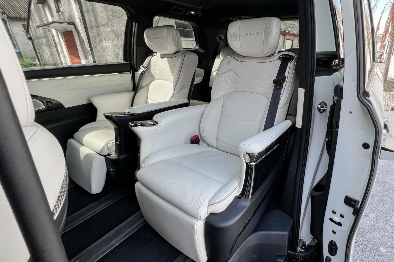 【传祺M8宗师系列 400T 旗舰版 7座后排功能图片-汽车图片大全】-易车