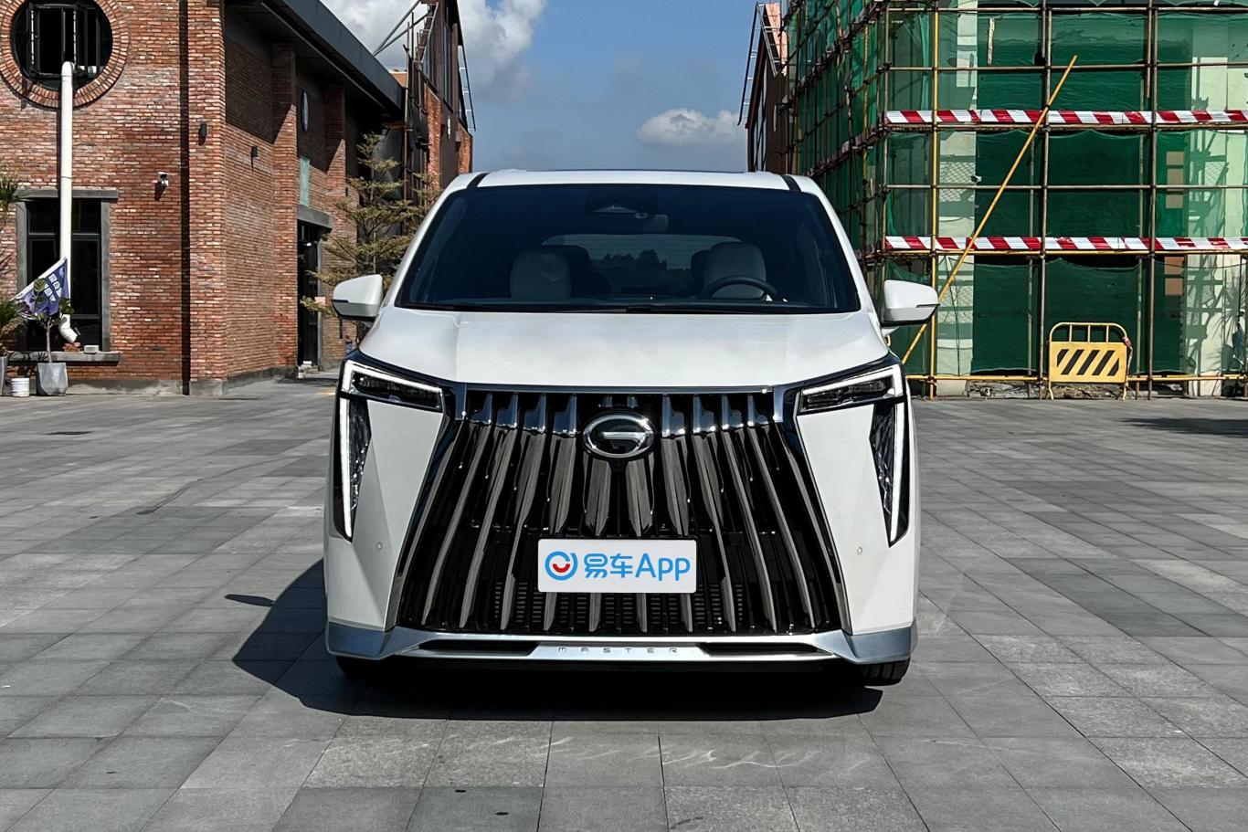 【传祺M8宗师系列 400T 旗舰版 7座正前水平图片-汽车图片大全】-易车