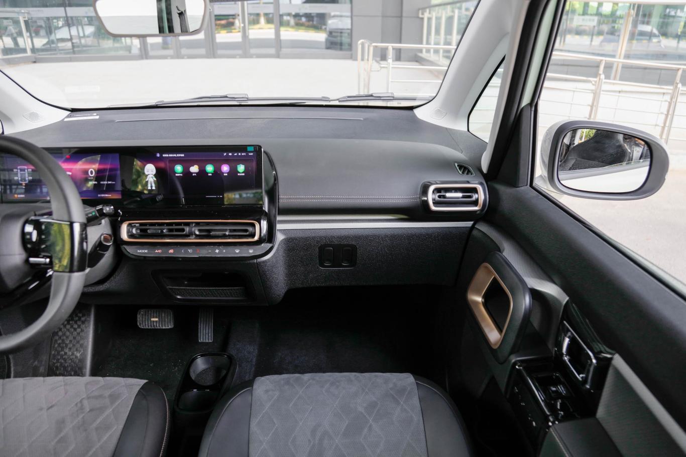 【宝骏KiWi EV301km 大疆版 三元锂内饰图片-汽车图片大全】-易车