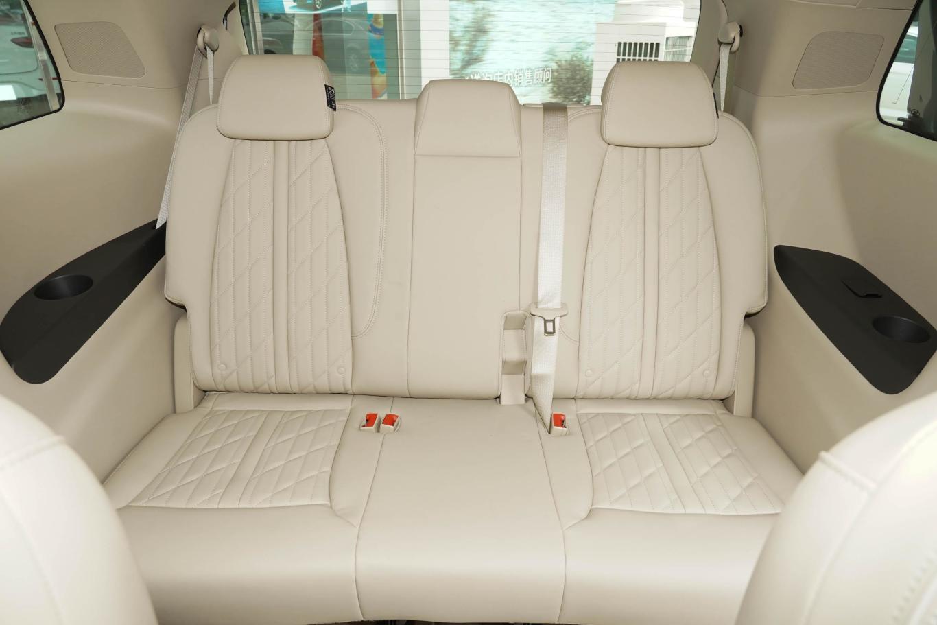 【别克GL8陆上公务舱 2.0T 智慧尊贵型 7座第三排座椅图片-汽车图片大全】-易车