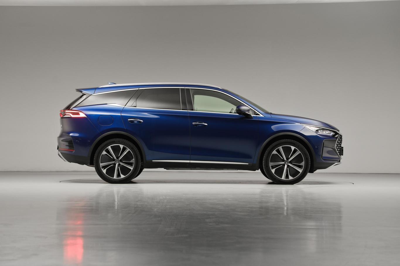 【唐新能源DM-p 1.5T 215km 四驱旗舰型正侧车头向右水平图片-汽车图片大全】-易车