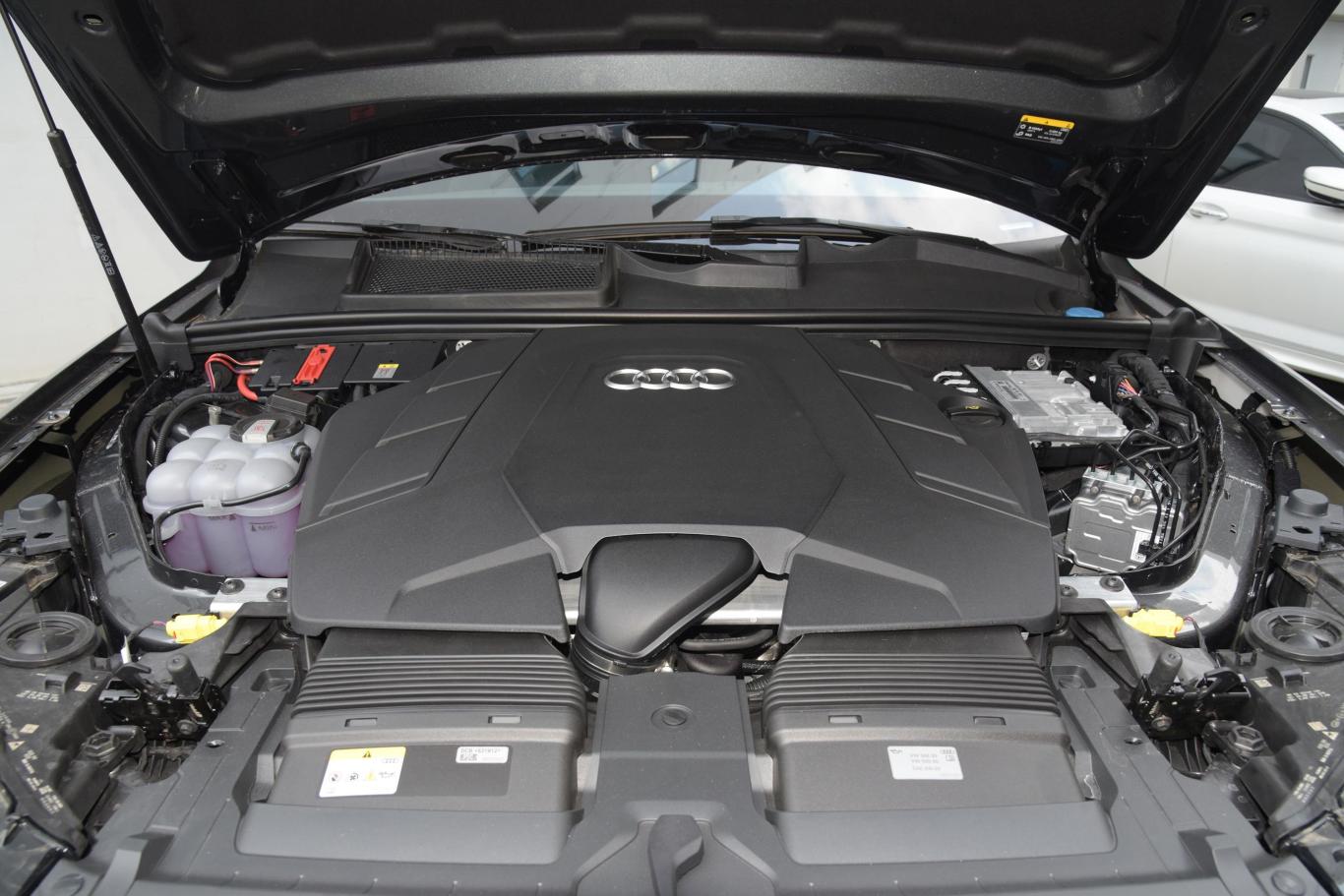 【奥迪Q755 TFSI quattro S line运动型发动机特写图片-汽车图片大全】-易车