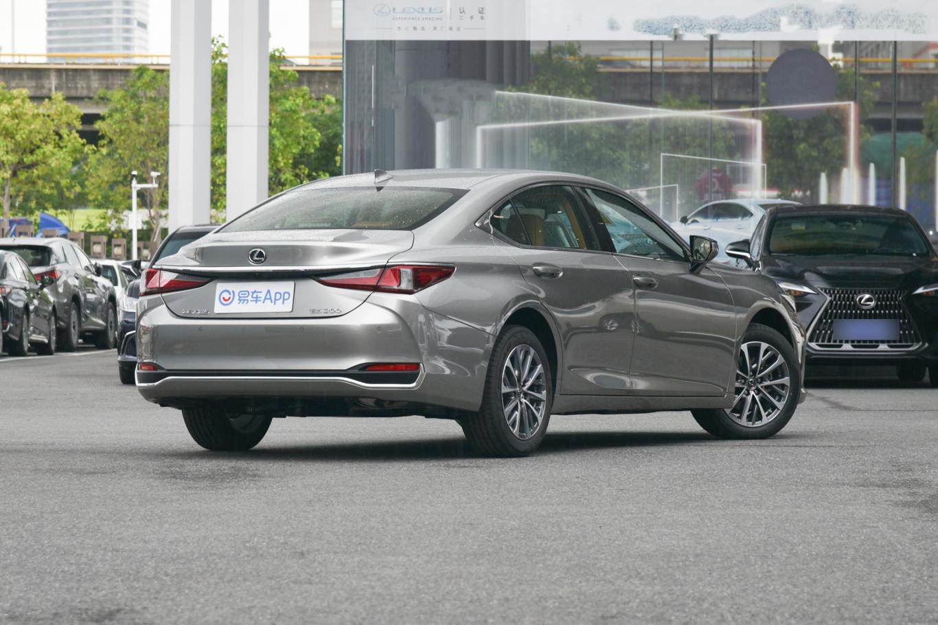 【雷克萨斯ES200 卓越版侧后45度车头向右水平图片-汽车图片大全】-易车